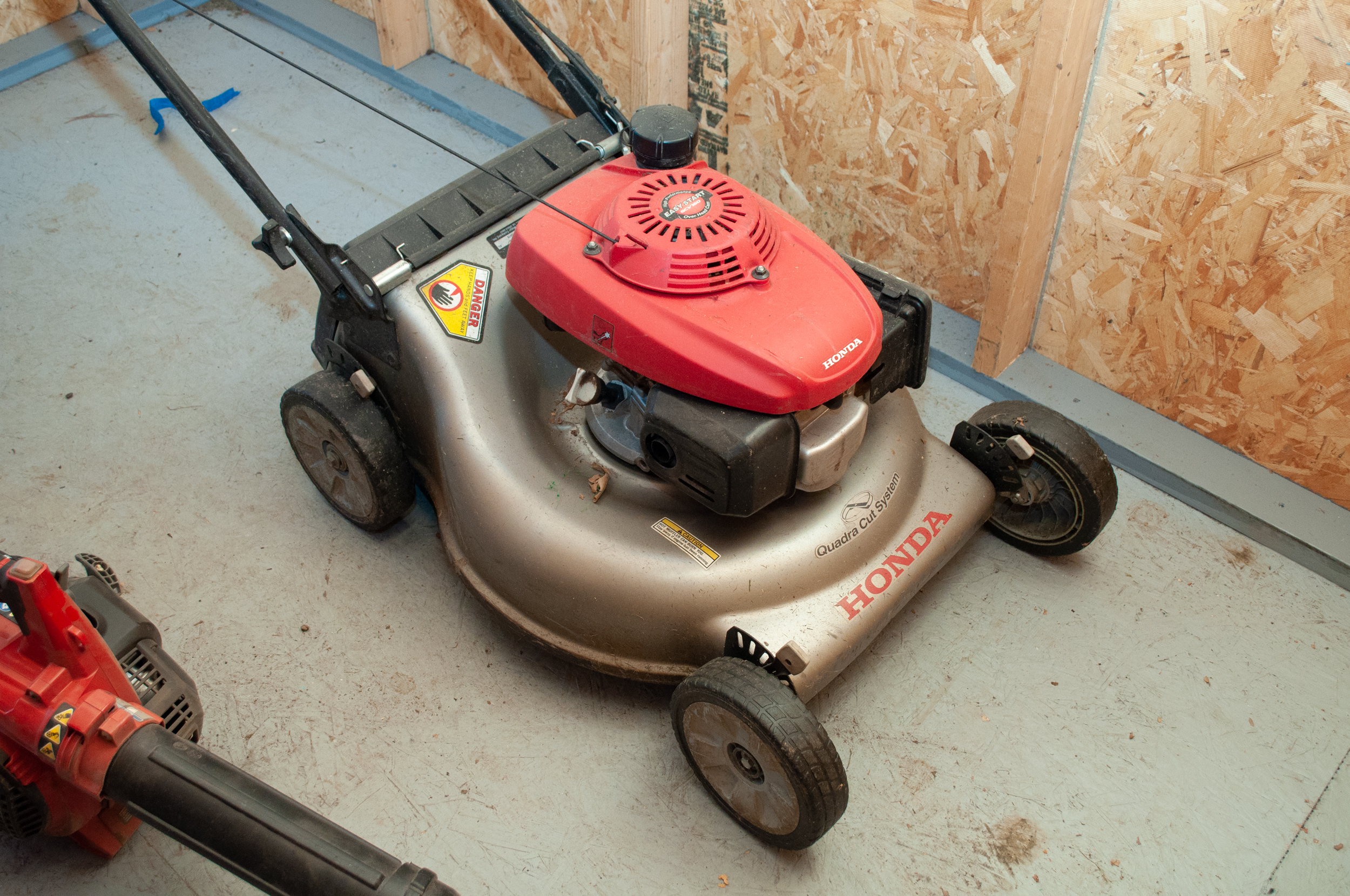 Honda Easy Start Push Mower with Leaf Attachment Bag | EBTH