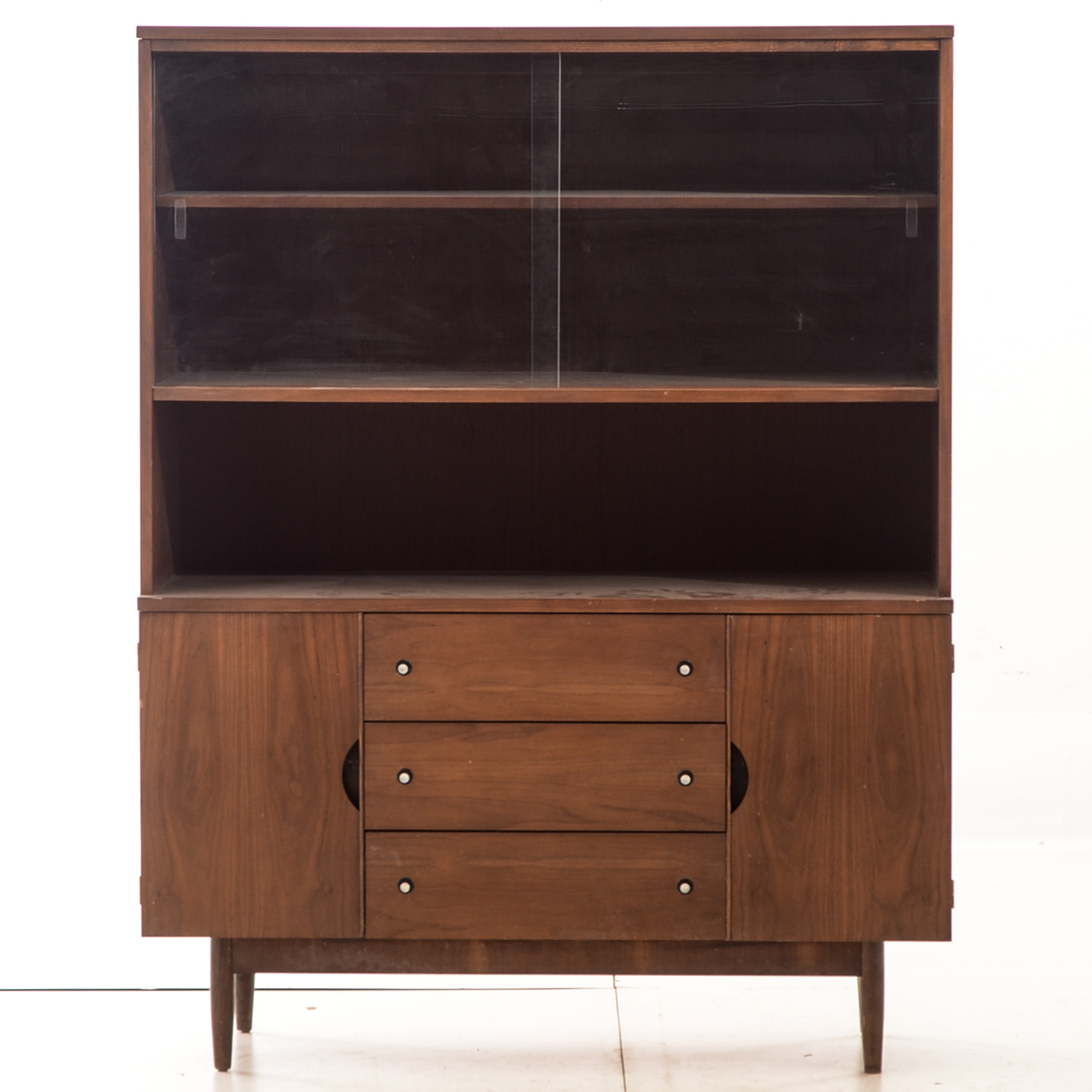 Mid Century Modern China Cabinet | EBTH