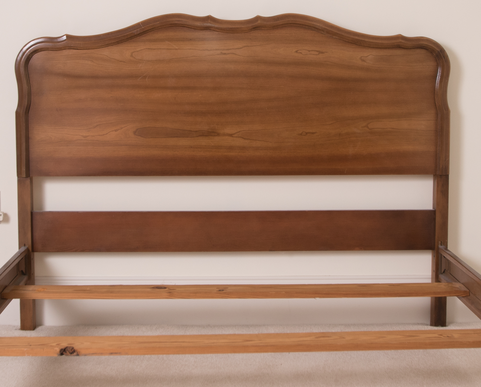 French Provincial Maple Full Size Bed Frame | EBTH