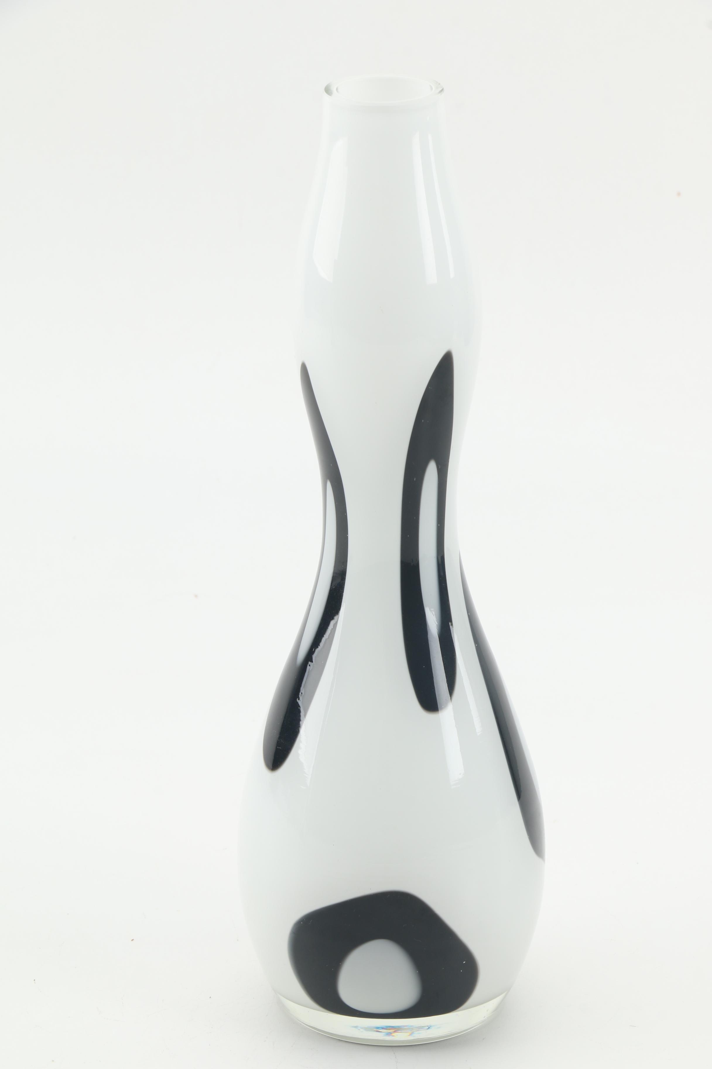 Modern Gorgeous Designs and Tozai Home Glass Vases | EBTH