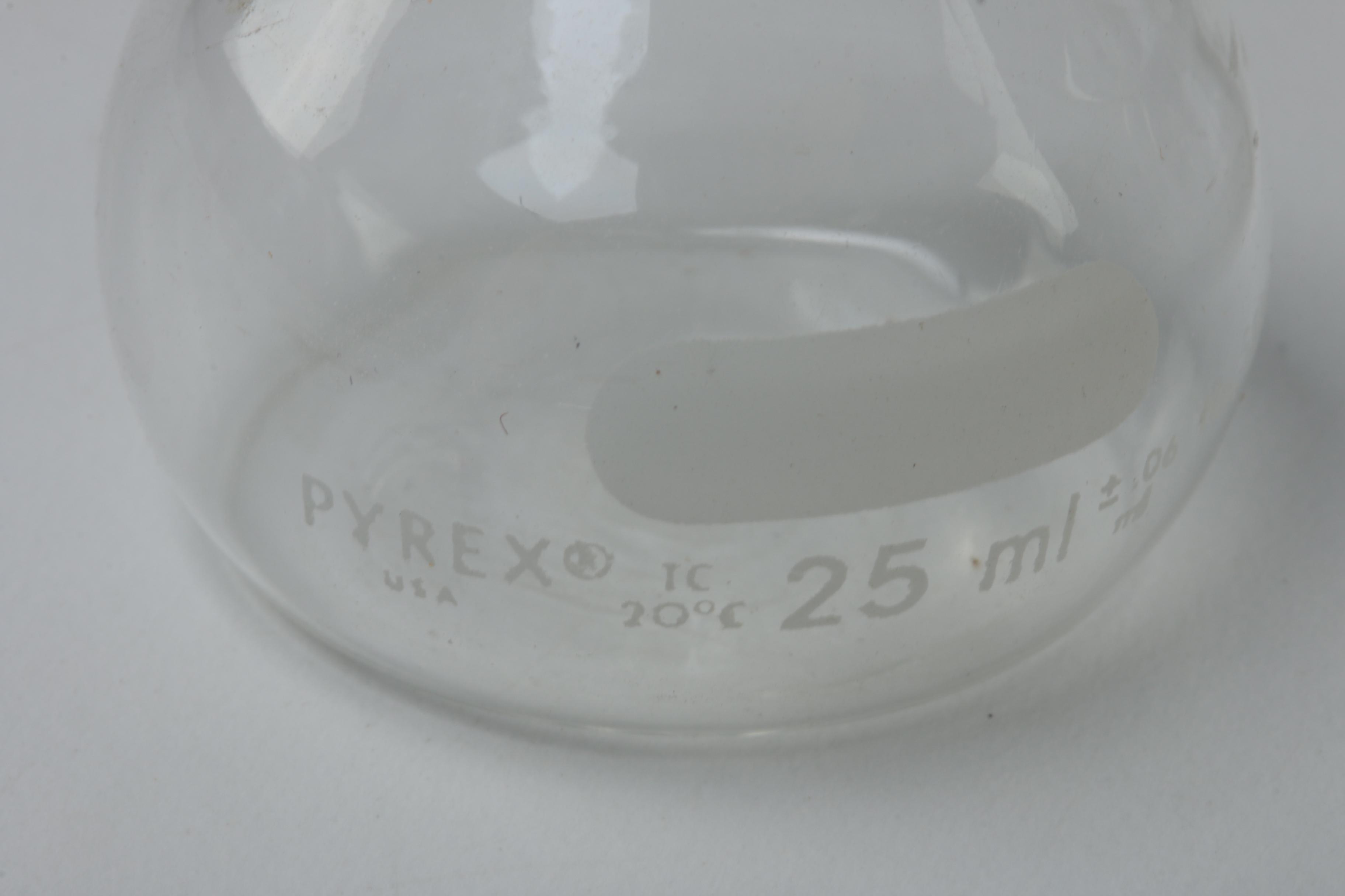 Laboratory Glassware Including Pyrex | EBTH
