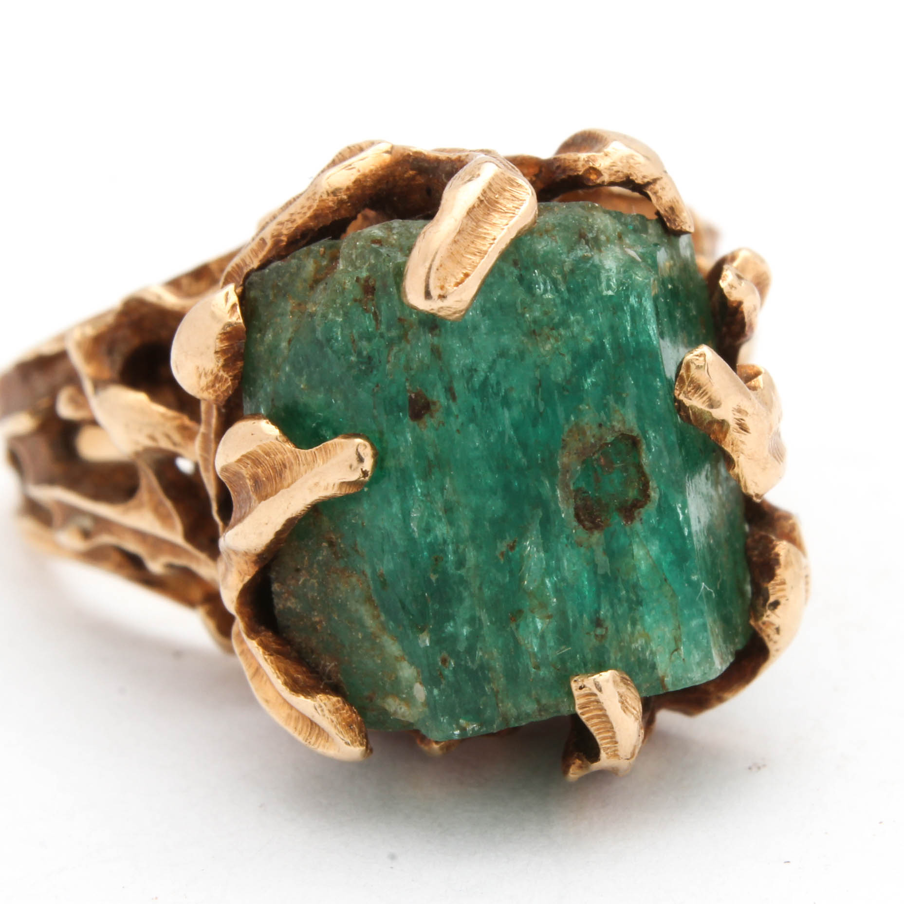Circa 1960s-1970s 18K Yellow Gold Rough Cut Emerald Ring | EBTH