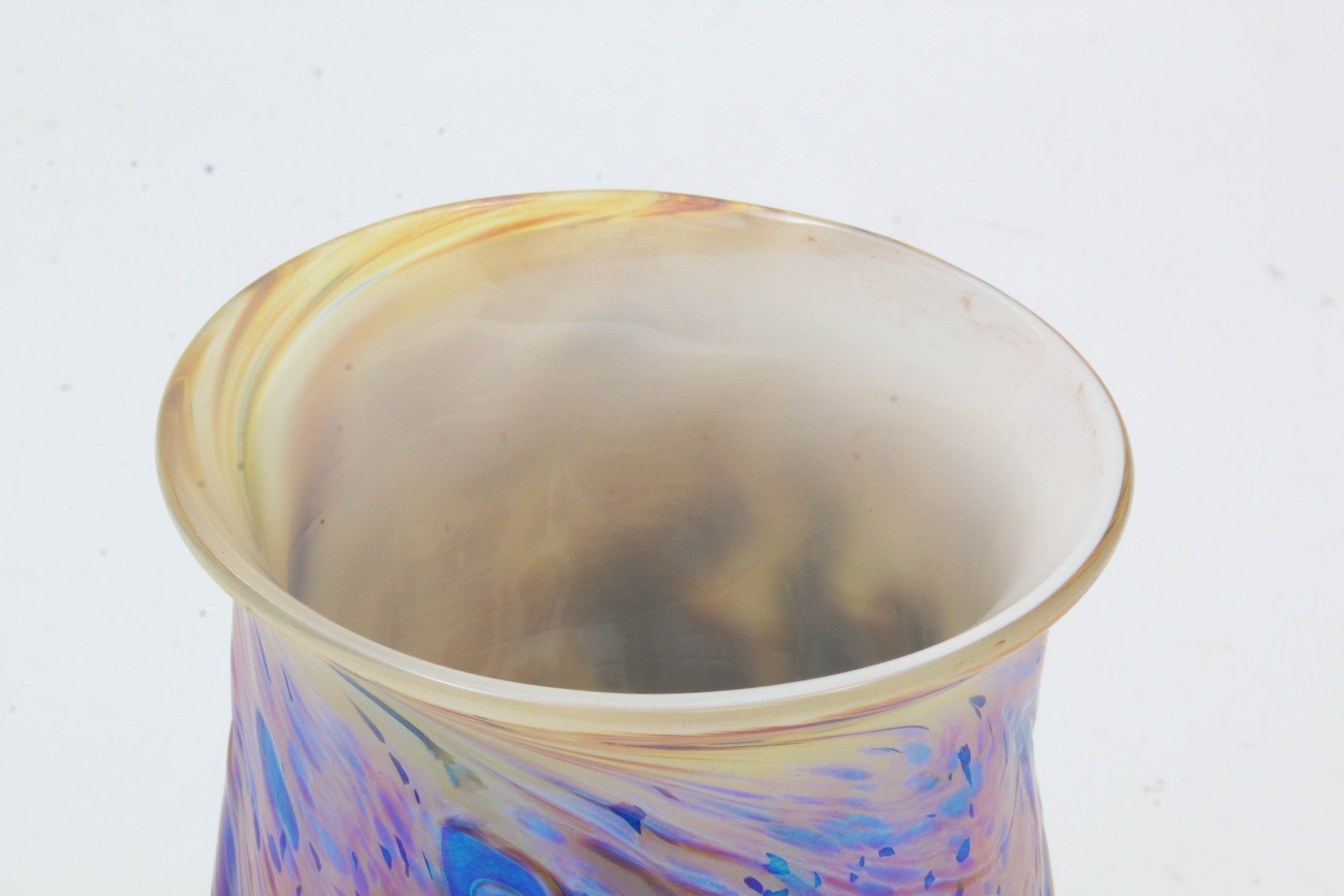 Tom Michael Blown Art Glass Vase | EBTH