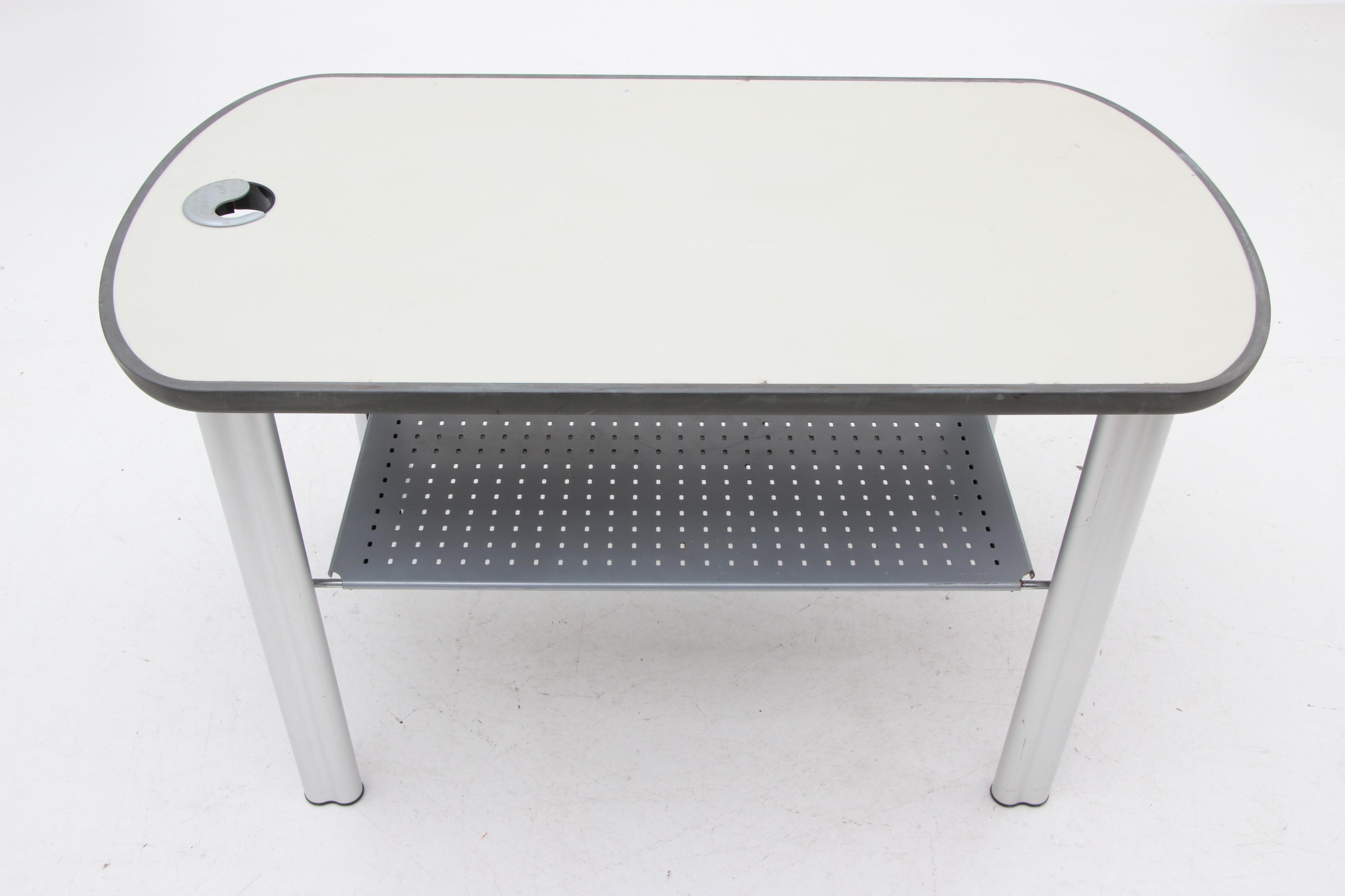 Knoll "Propeller" Studio Table | EBTH
