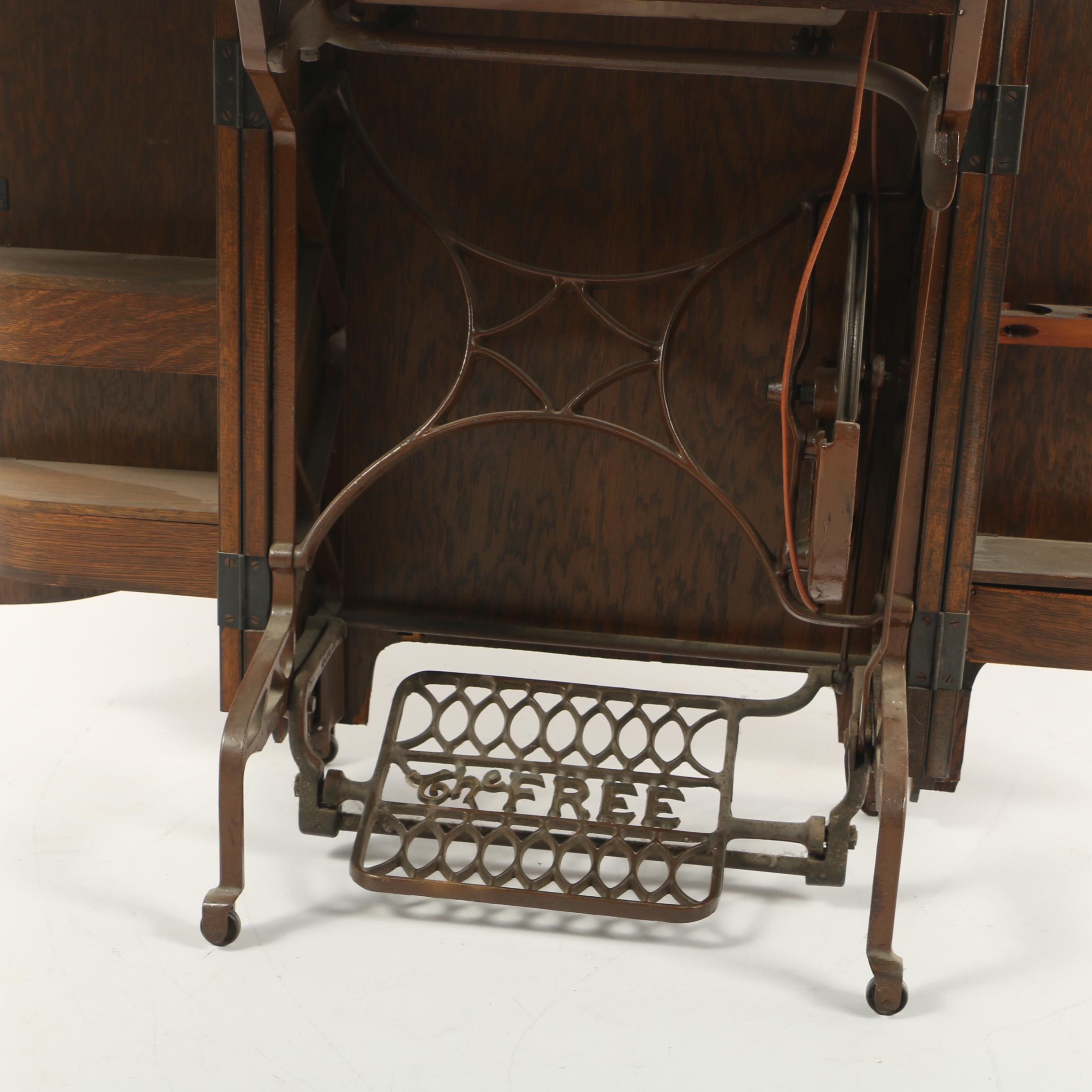 Antique Free No. 5 Sewing Machine Quarter-Sawn Oak Cabinet | EBTH
