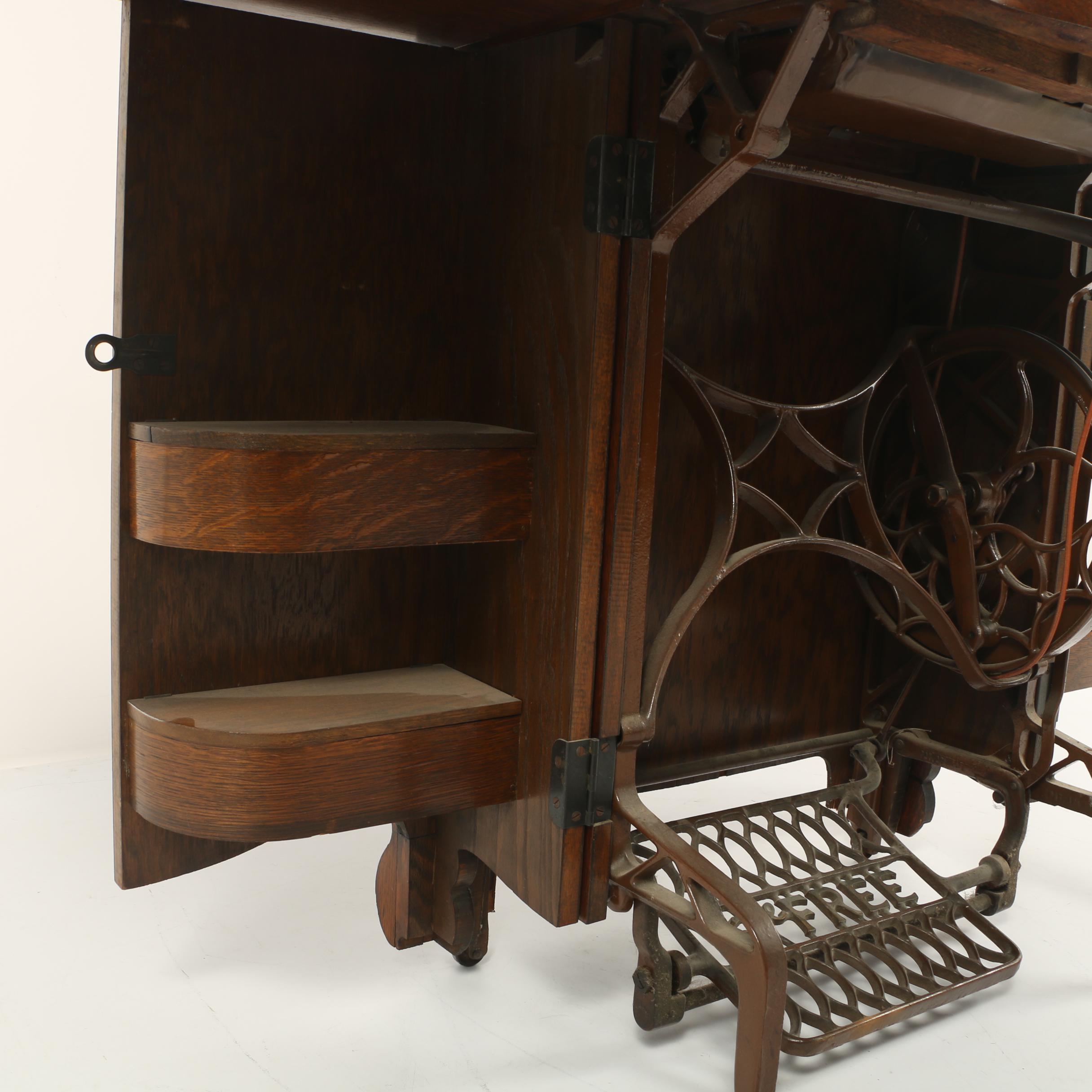 Antique Free No. 5 Sewing Machine Quarter-Sawn Oak Cabinet | EBTH