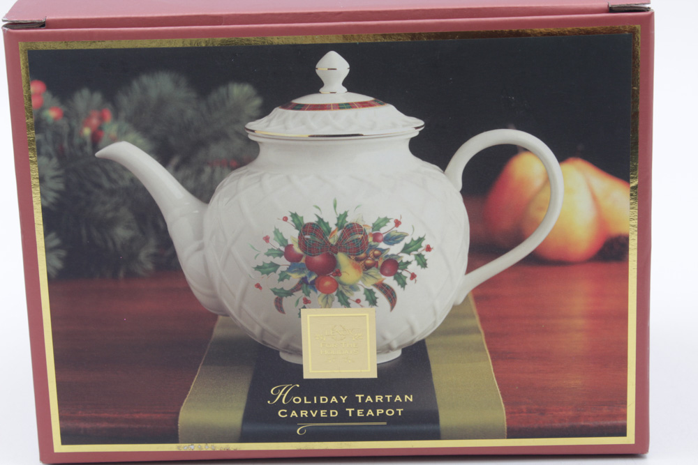 Lenox "Holiday Tartan" Teapot | EBTH