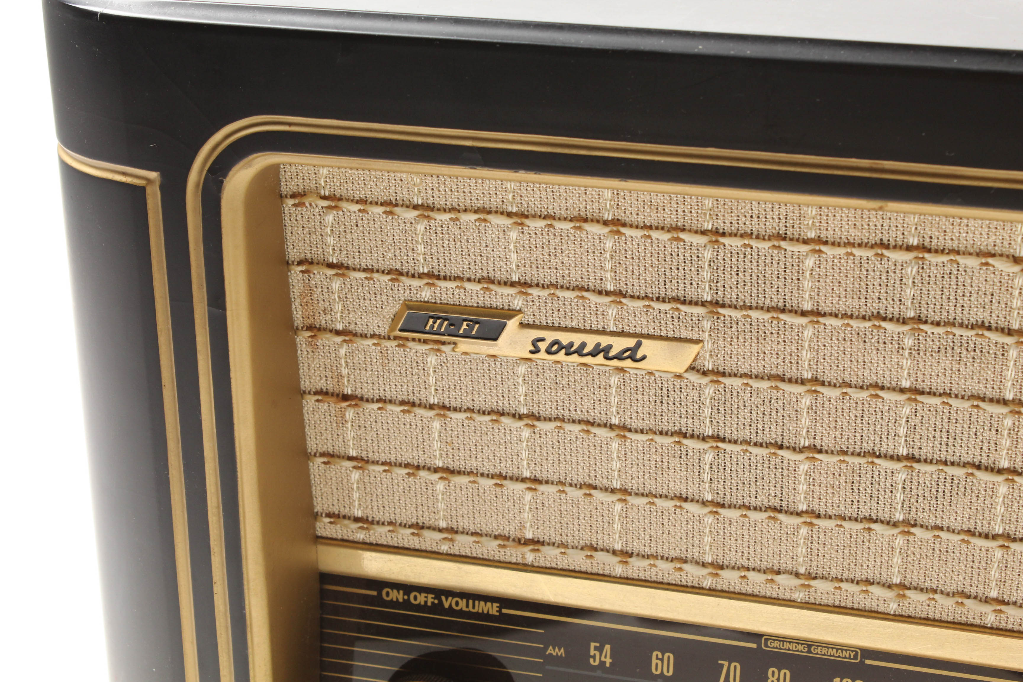 Grundig Model 960 Tabletop Radio | EBTH