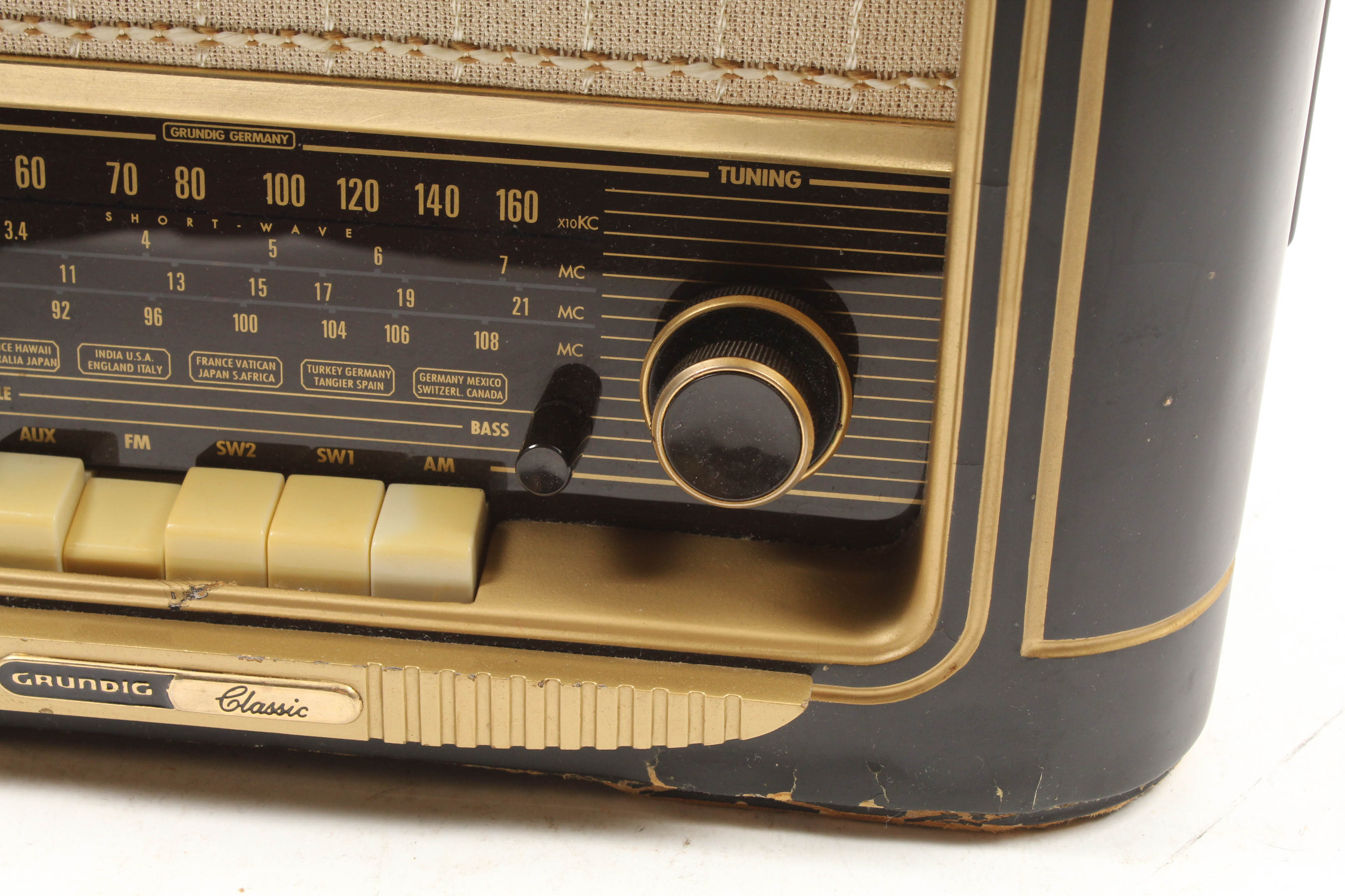 Grundig Model 960 Tabletop Radio | EBTH
