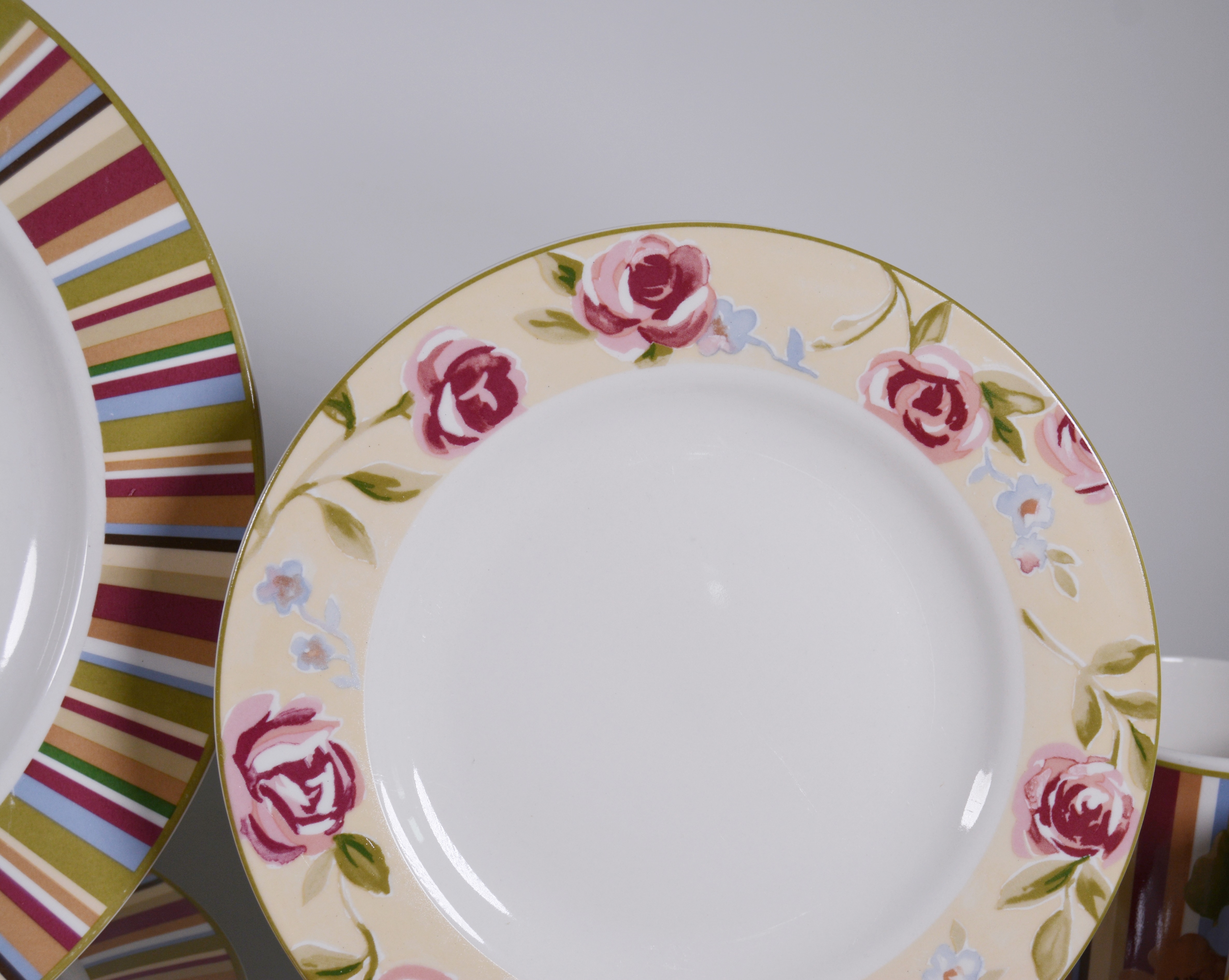 Laura Ashley Lifestyles "Hampshire Floral" Dinnerware | EBTH