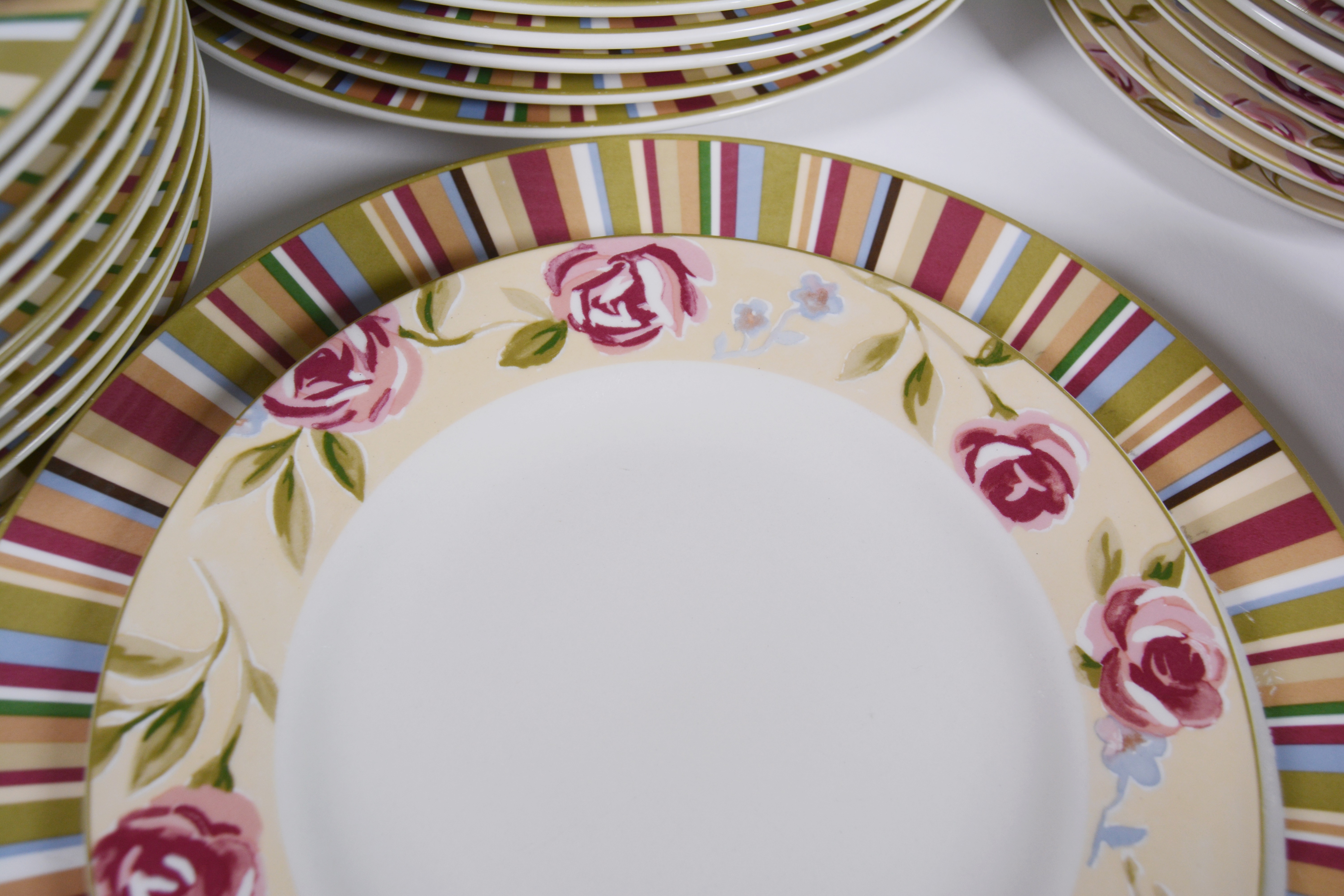 Laura Ashley Lifestyles "Hampshire Floral" Dinnerware | EBTH