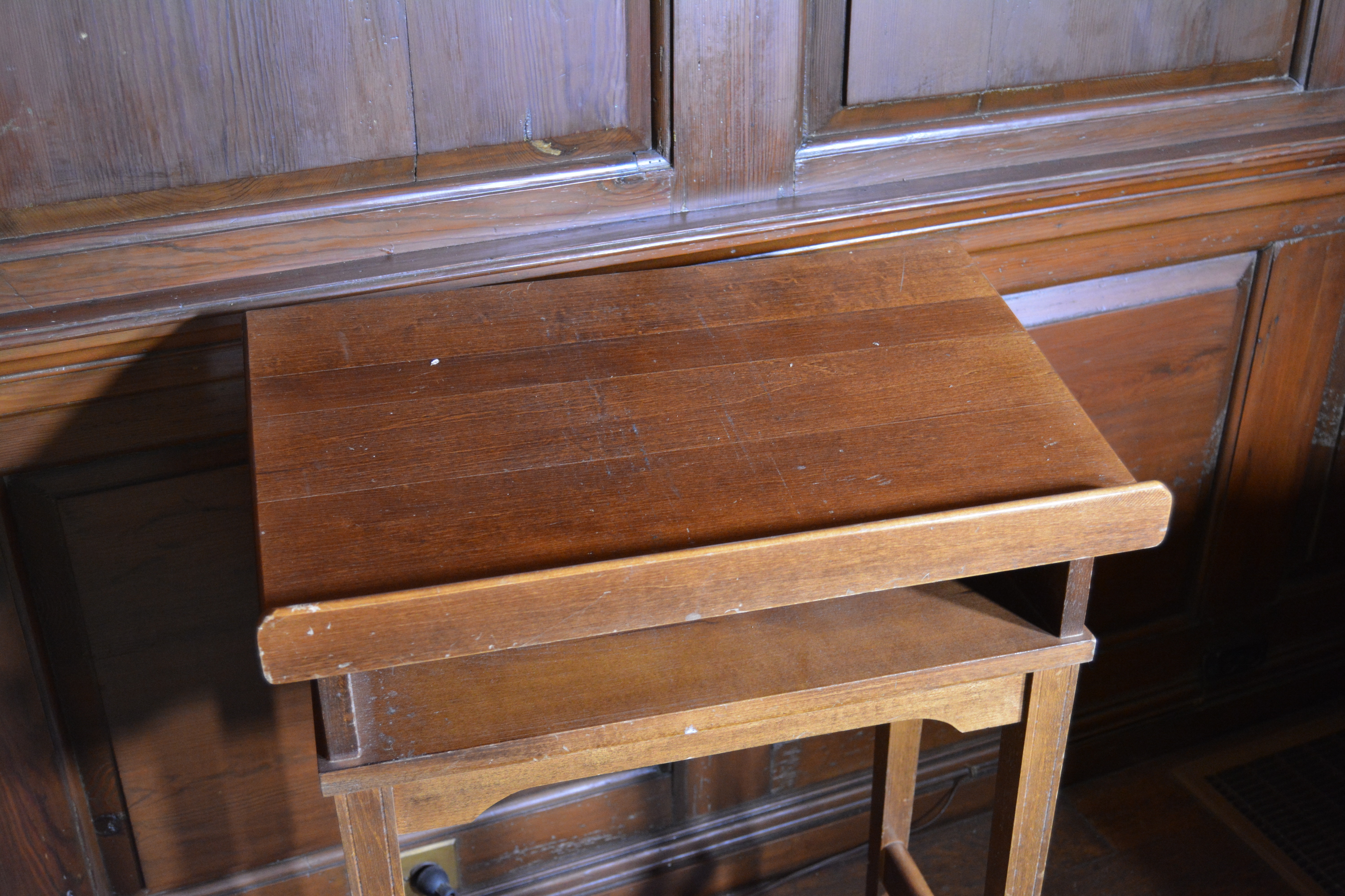 Mahogany Book Display Table on Wheels, 20th Century | EBTH