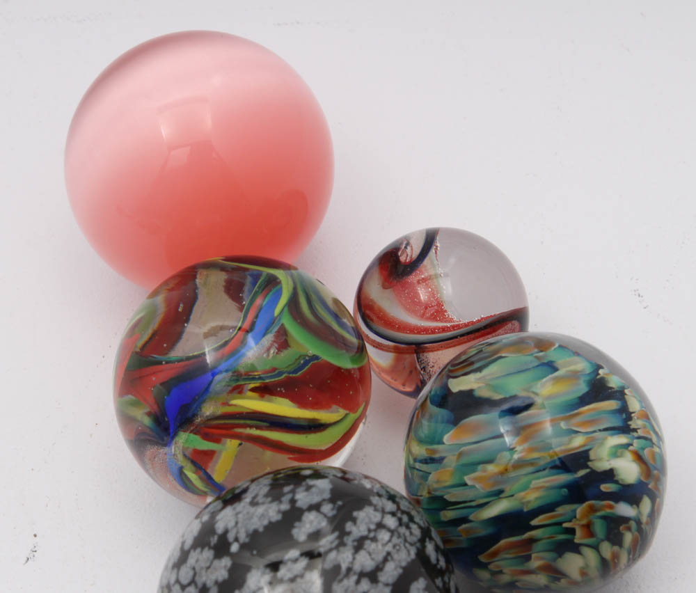 Machine Made and Modern Artisan Handmade Marbles | EBTH
