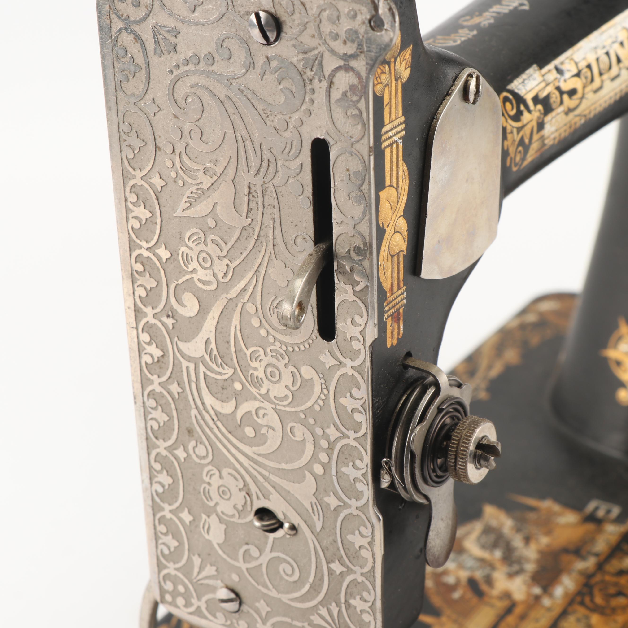 Singer Model 27 Sewing Machine, 1910 | EBTH