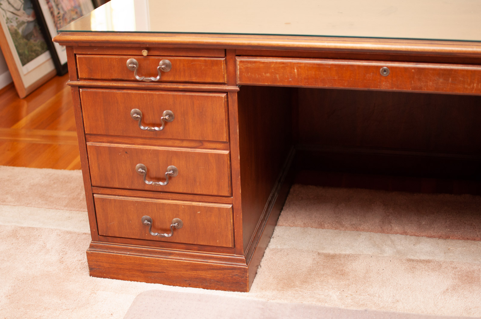 Federal Style Mahogany Veneer Executive Desk by Jofco, 20th Century | EBTH