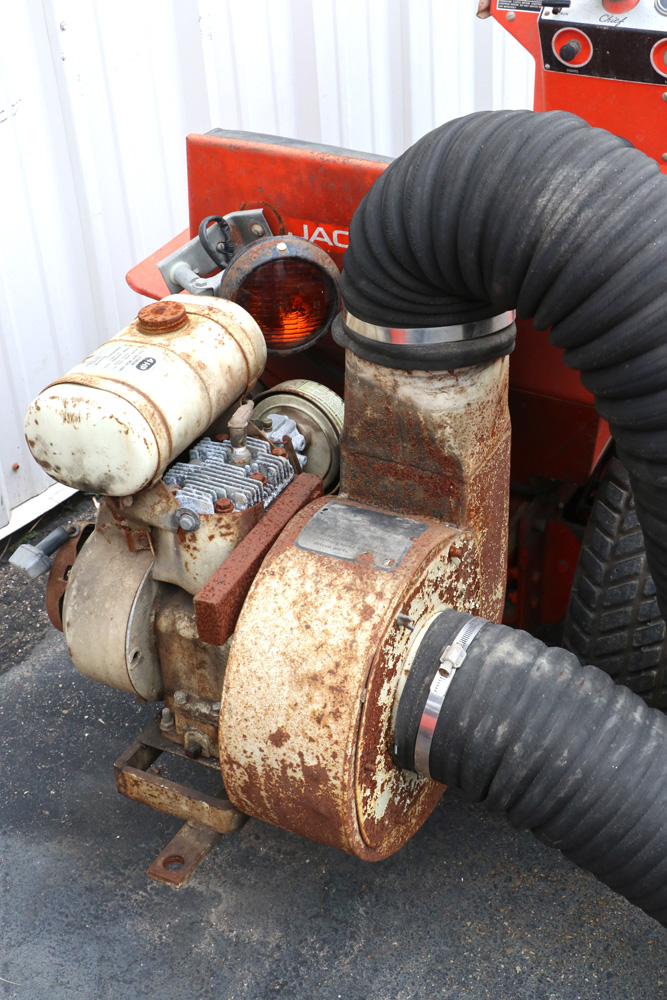 Jacobsen "Chief 1000" Lawn Tractor and Accessories | EBTH