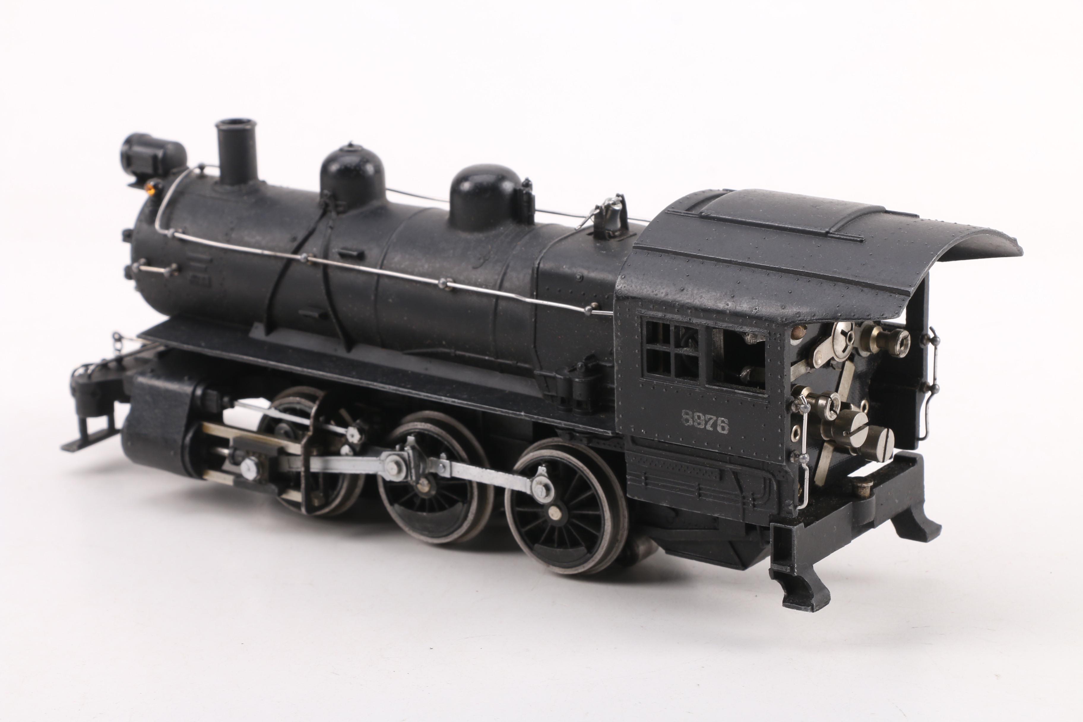 Lionel Pre-War 701 Steam Switcher and 701T Tender with Post-War Cars, c ...
