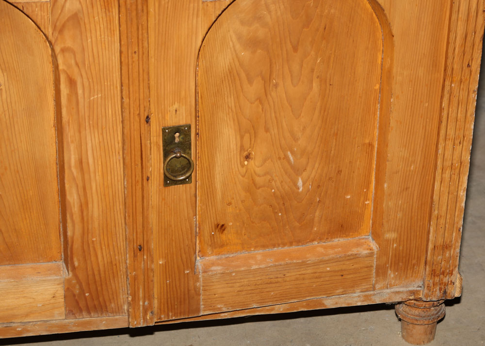 Antique Pine Two-Piece Setback Hutch Cabinet | EBTH