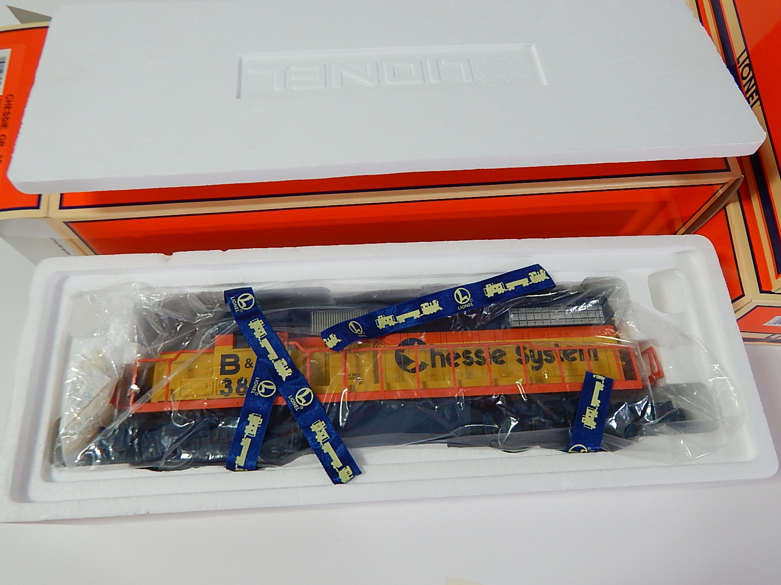 Lionel Chessie Diesel Freight Train Set with Box - Missing Tracks | EBTH