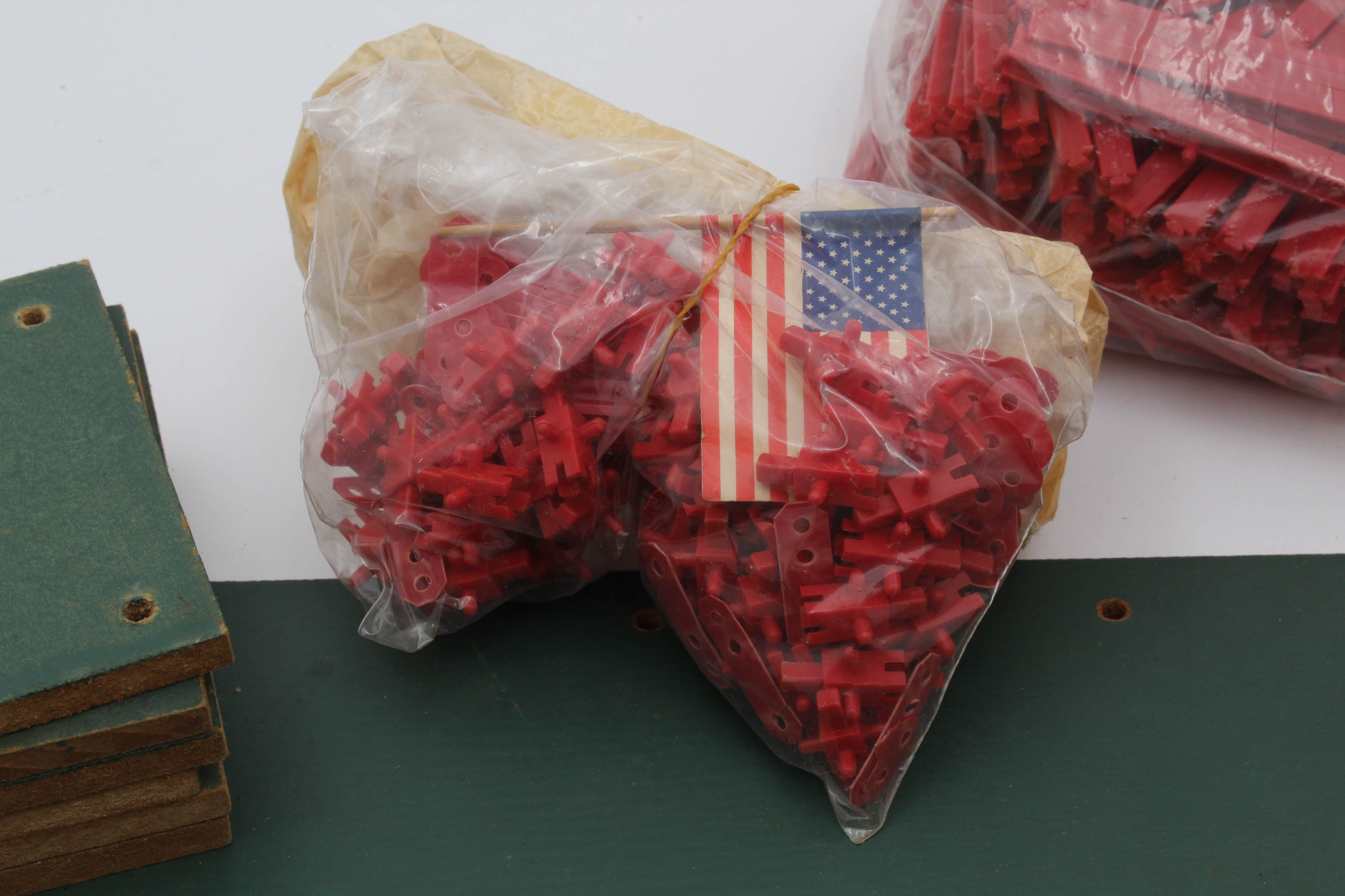 Vintage 1958 Kenner "Girder and Panel Building Set" | EBTH