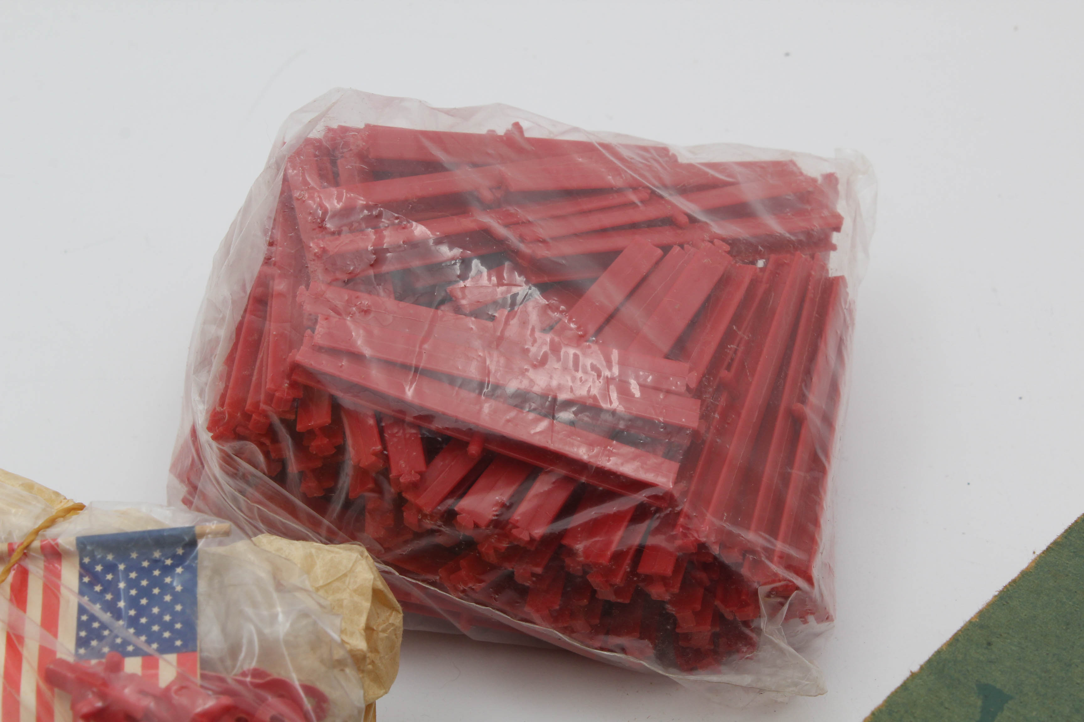 Vintage 1958 Kenner "Girder and Panel Building Set" | EBTH