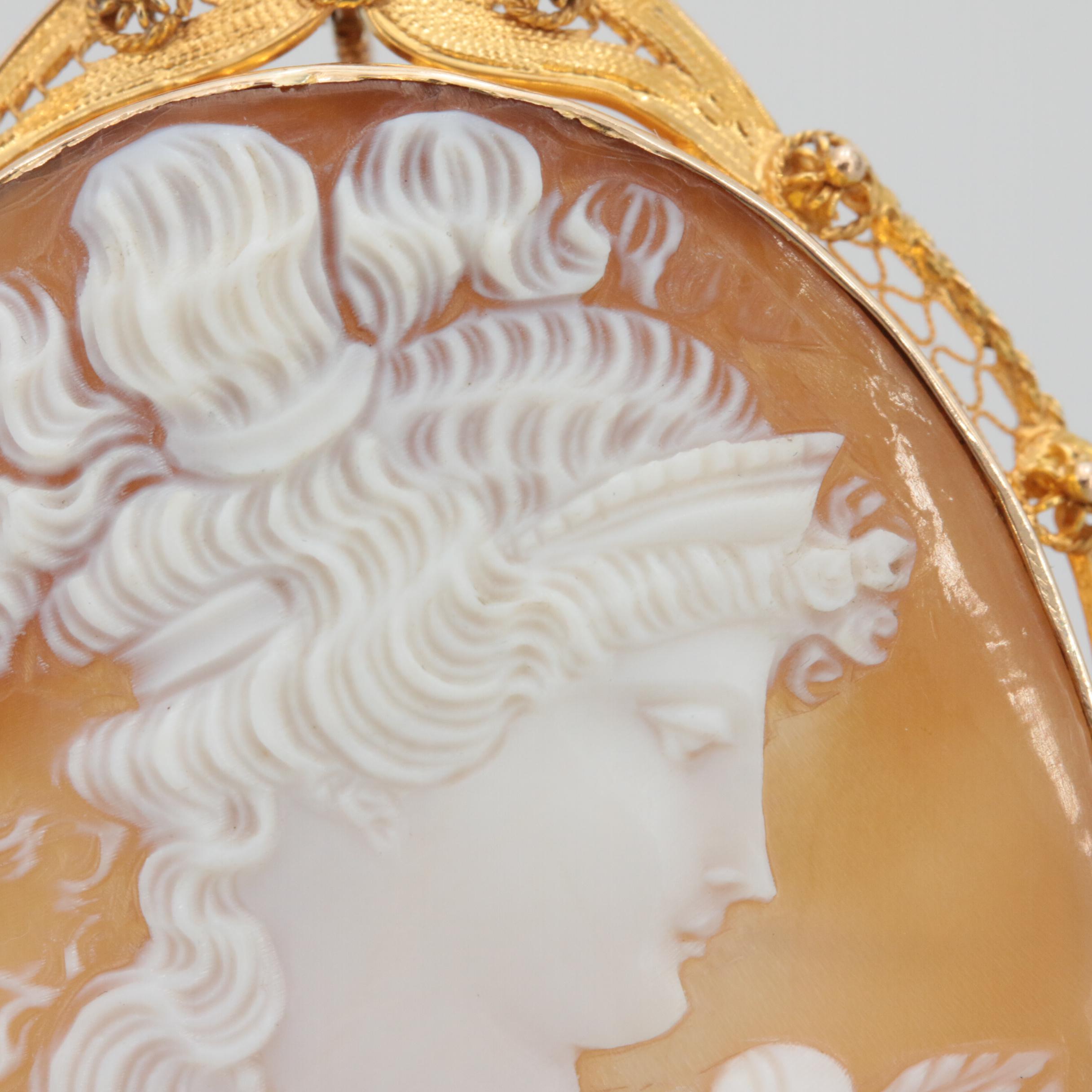 Victorian 10K Yellow Gold Helmet Shell Cameo Brooch | EBTH