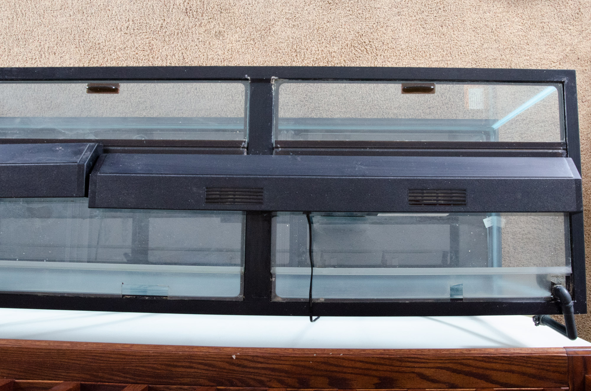 Aqueon 129 Gallon Fish Tank with Aquarian "Rena Filstar xP4" Filter | EBTH