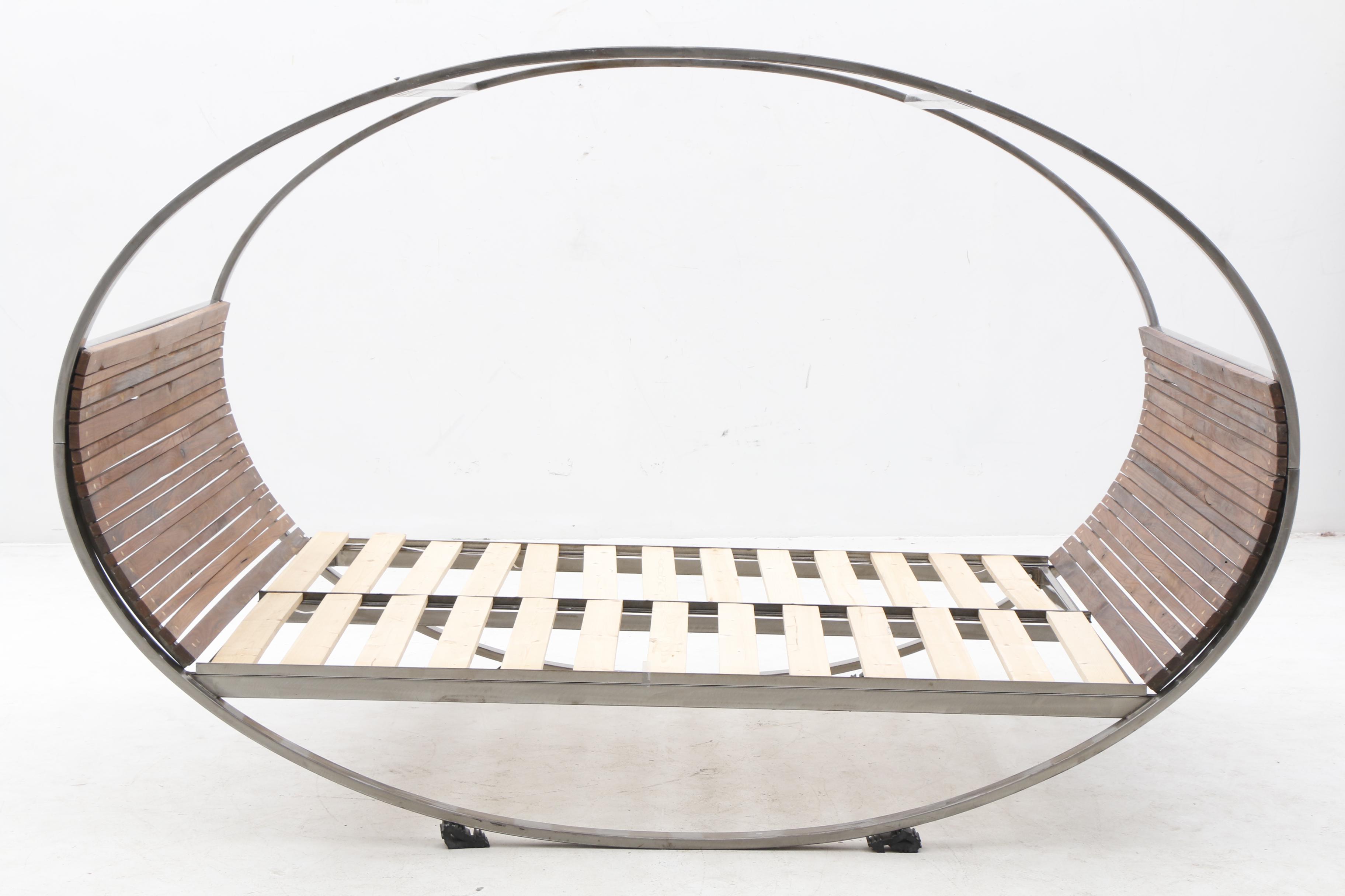 Elliptical Framed Queen Canopy Bed | EBTH