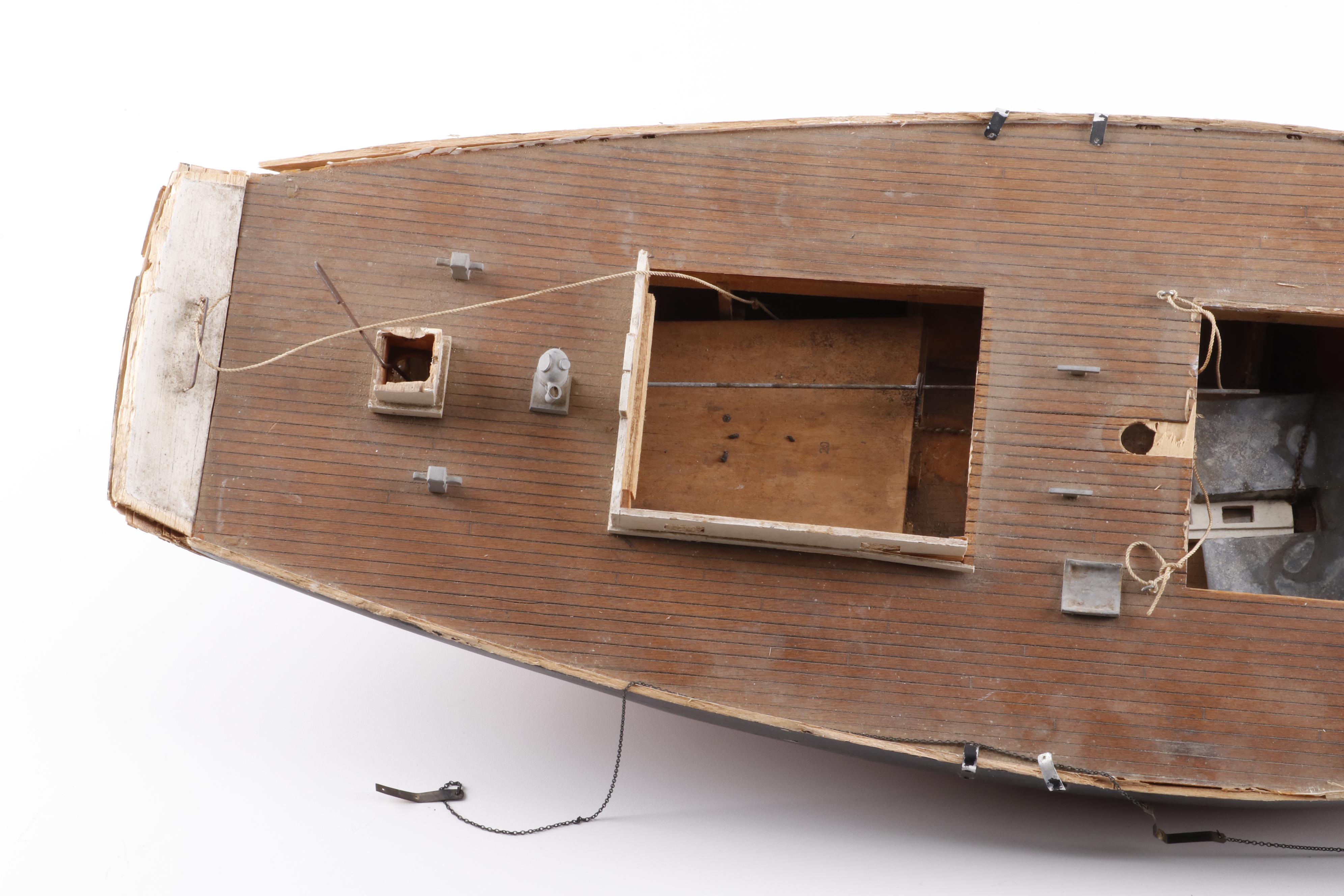 Emma C. Berry Noank Lobster Smack Model Ship | EBTH