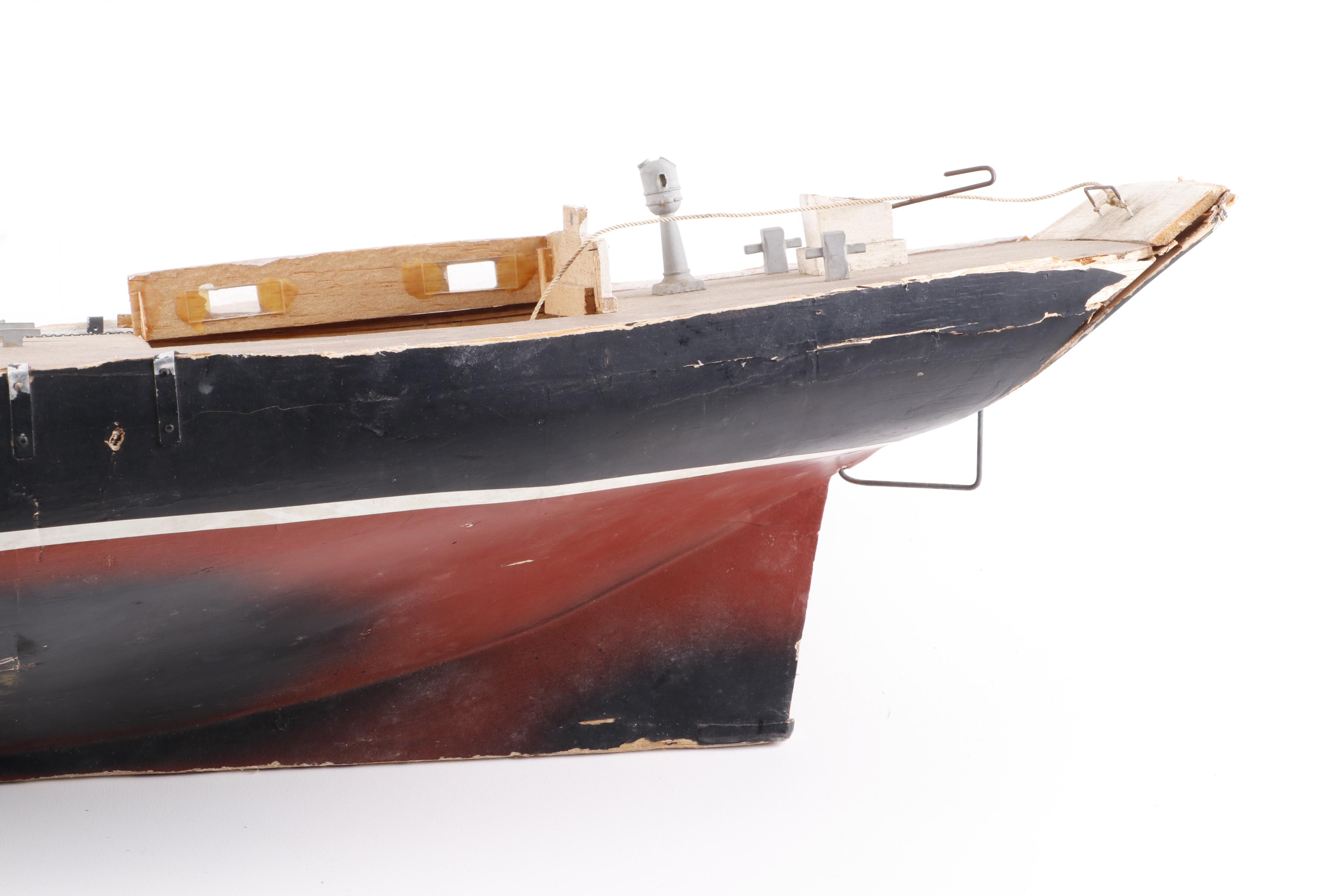 Emma C. Berry Noank Lobster Smack Model Ship | EBTH