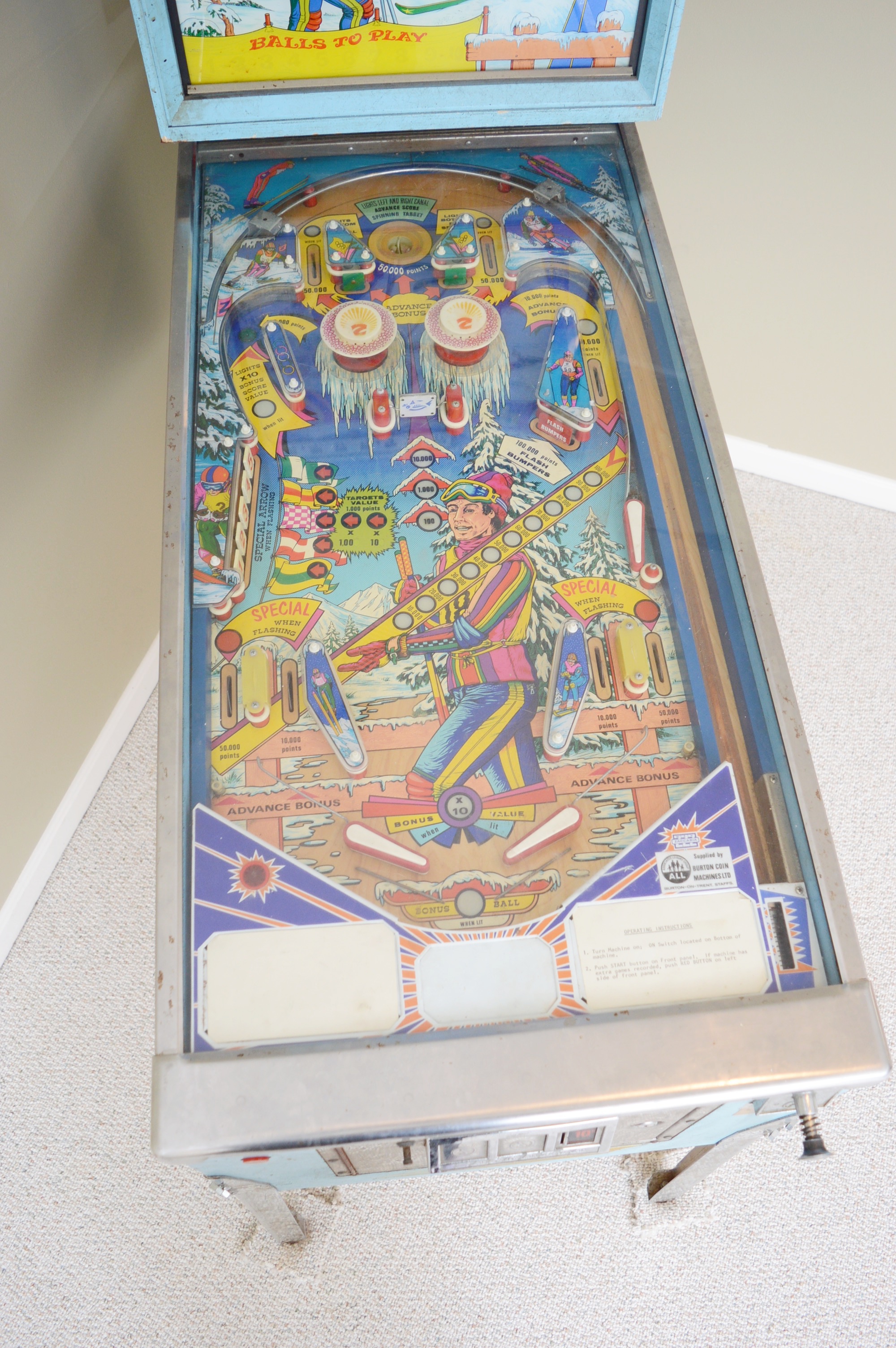 Zaccaria Vintage "Ski Jump" Pinball Machine | EBTH