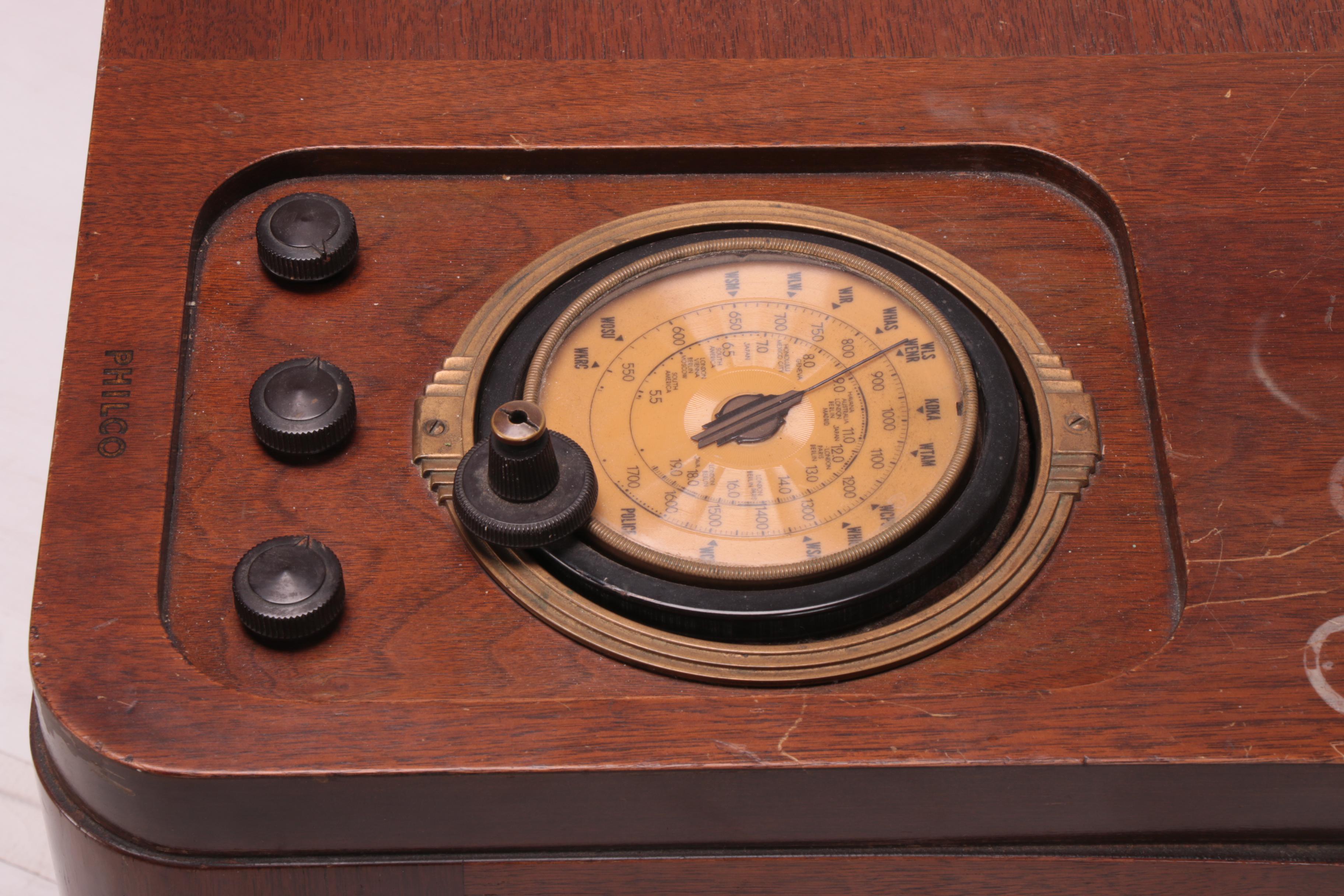 Philco Model 38-7 Art Deco Chairside Table, 1938 | EBTH