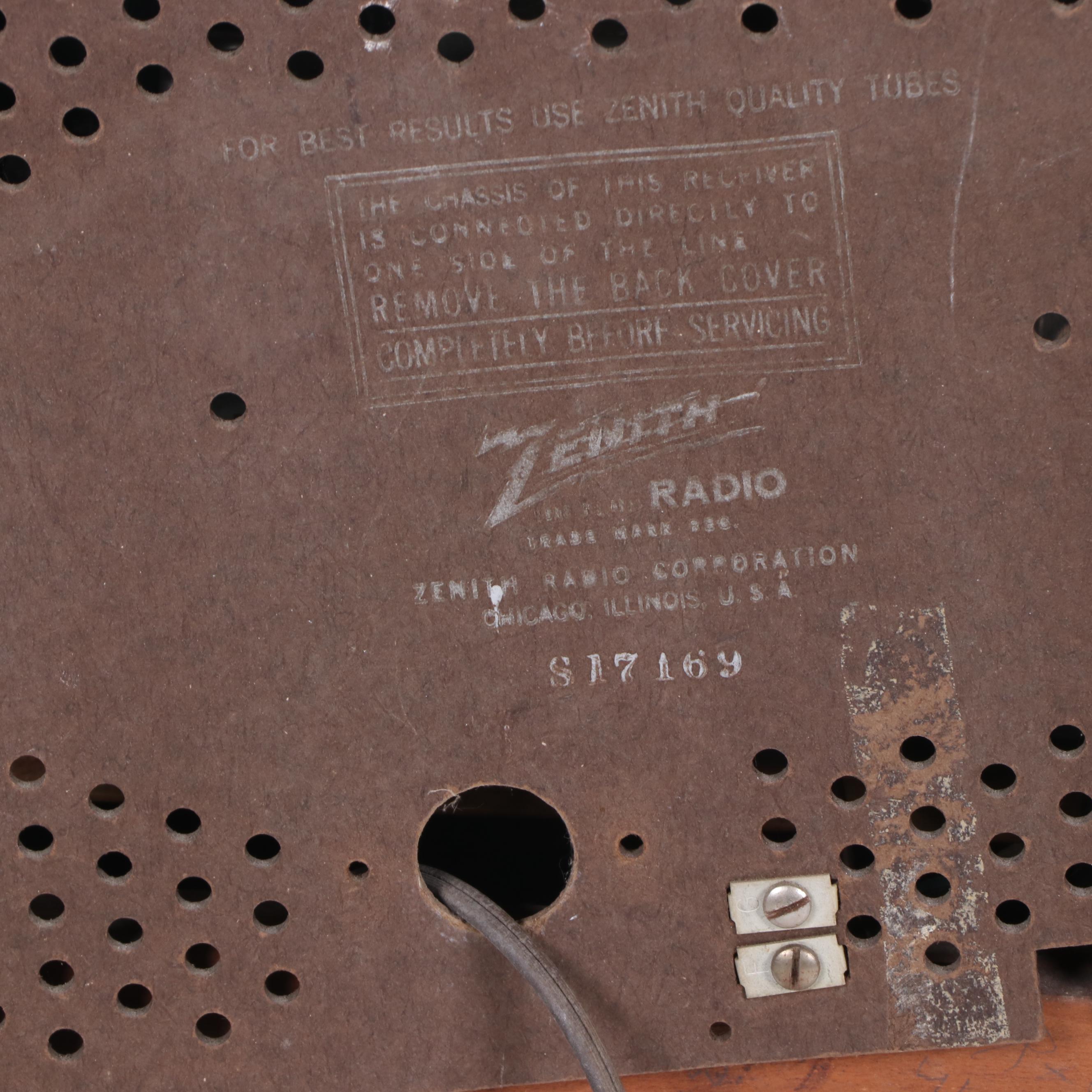 Zenith Cobramatic Mahogany Turntable and Radio Cabinet, 1950's | EBTH