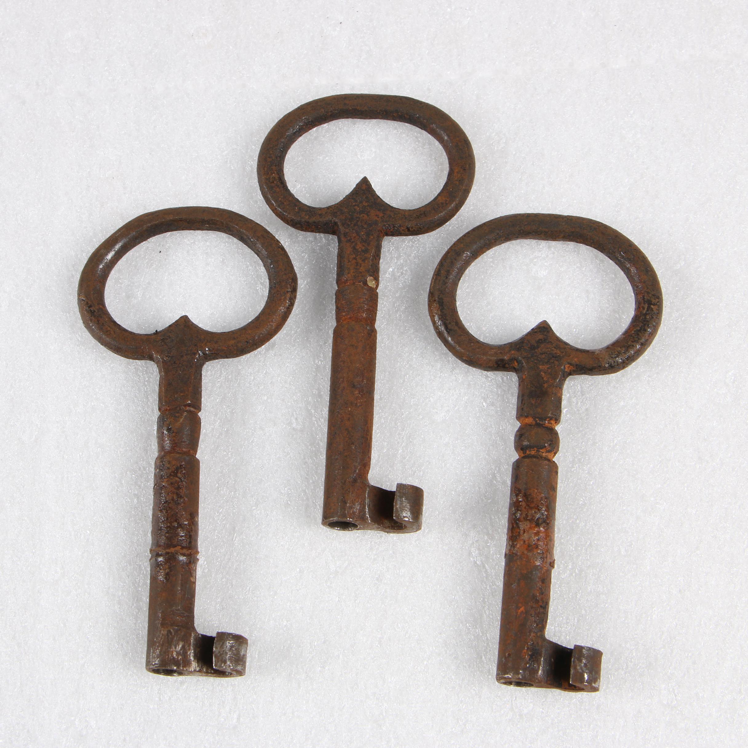 Assorted Skeleton Keys Including Voltas, Early 20th Century | EBTH