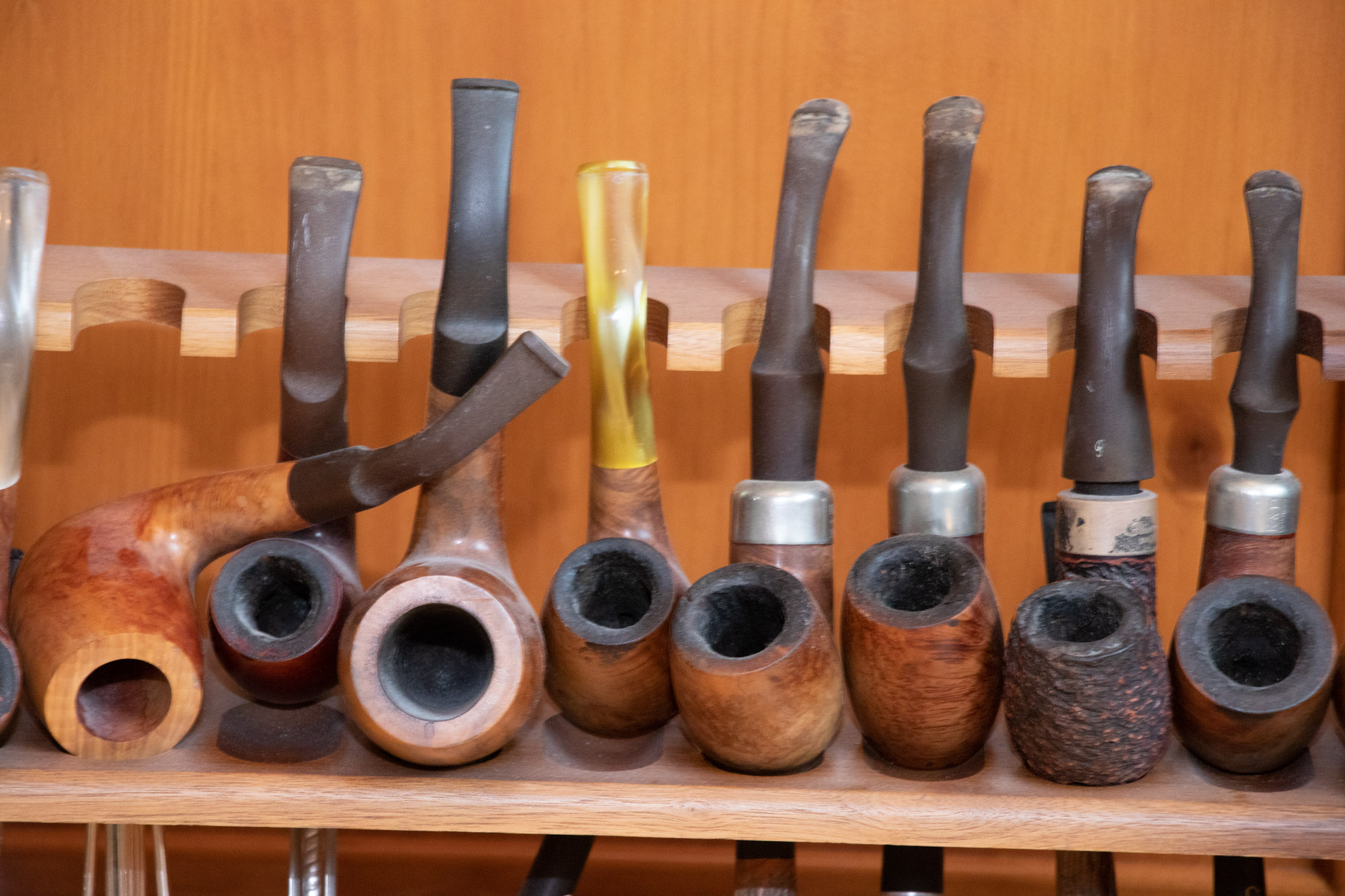 Tobacco Pipe Collection featuring Peterson Pipes | EBTH
