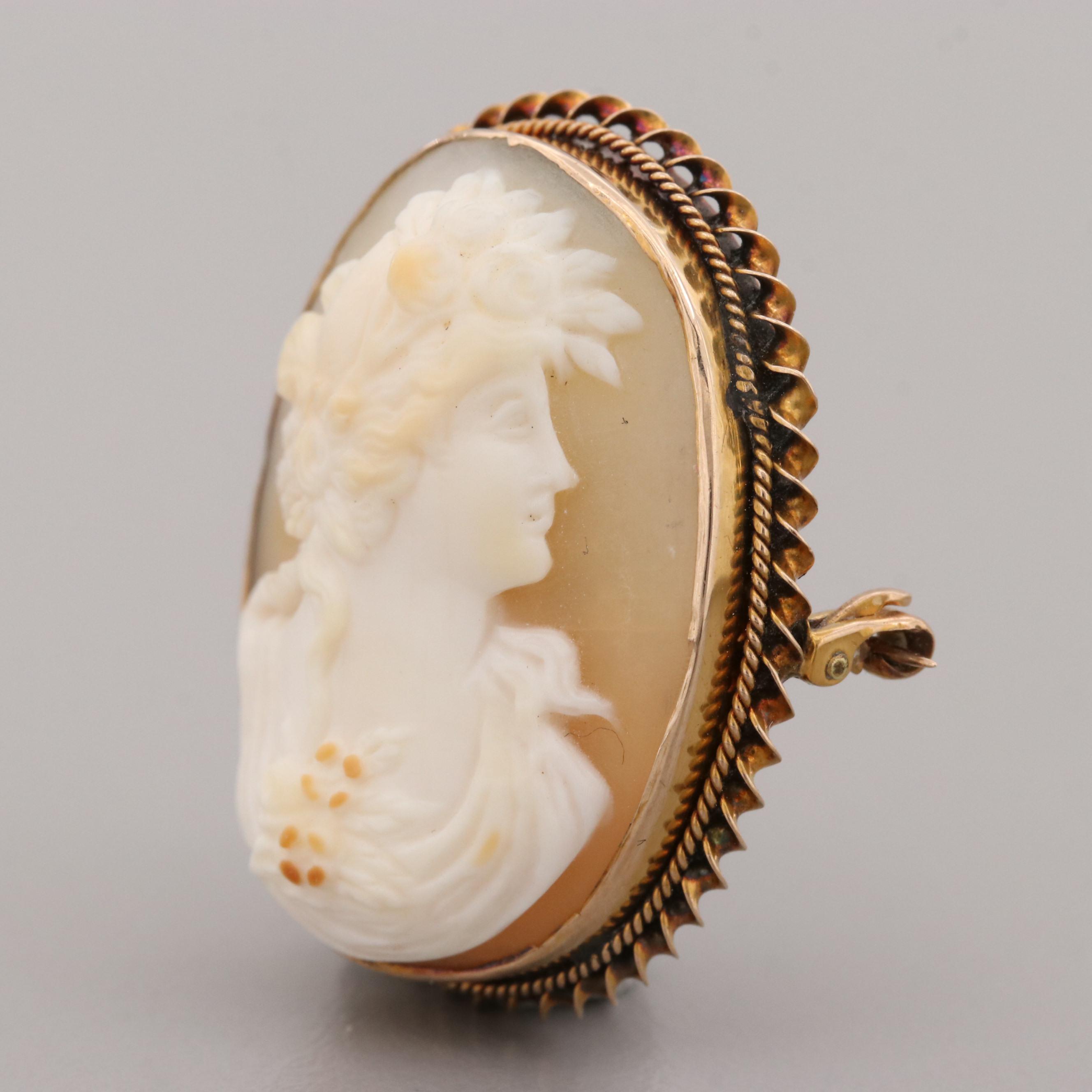 10K Yellow Gold Helmet Shell Cameo Brooch | EBTH