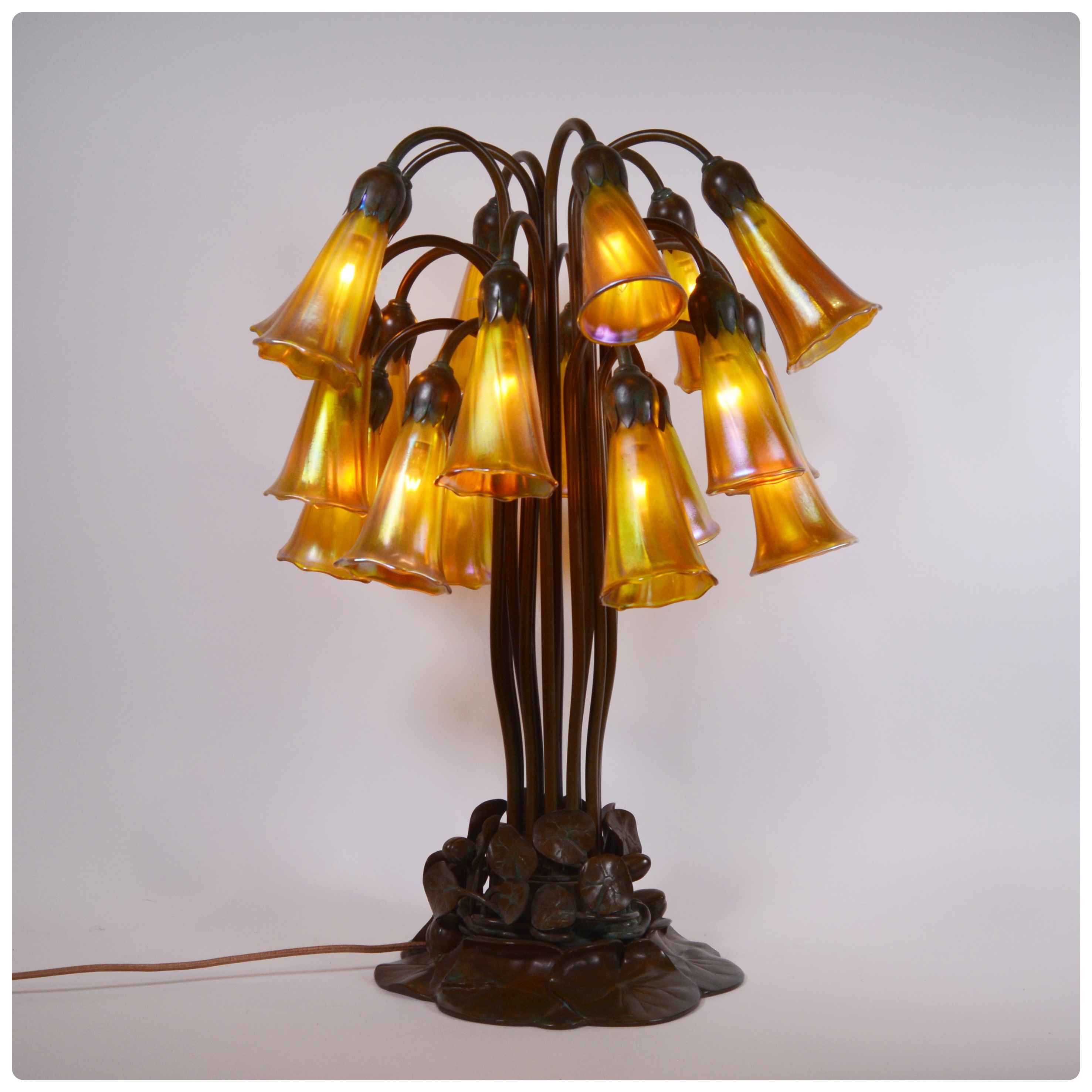 Buffalo Metal Works Bronze "Lily" Accent Lamp | EBTH