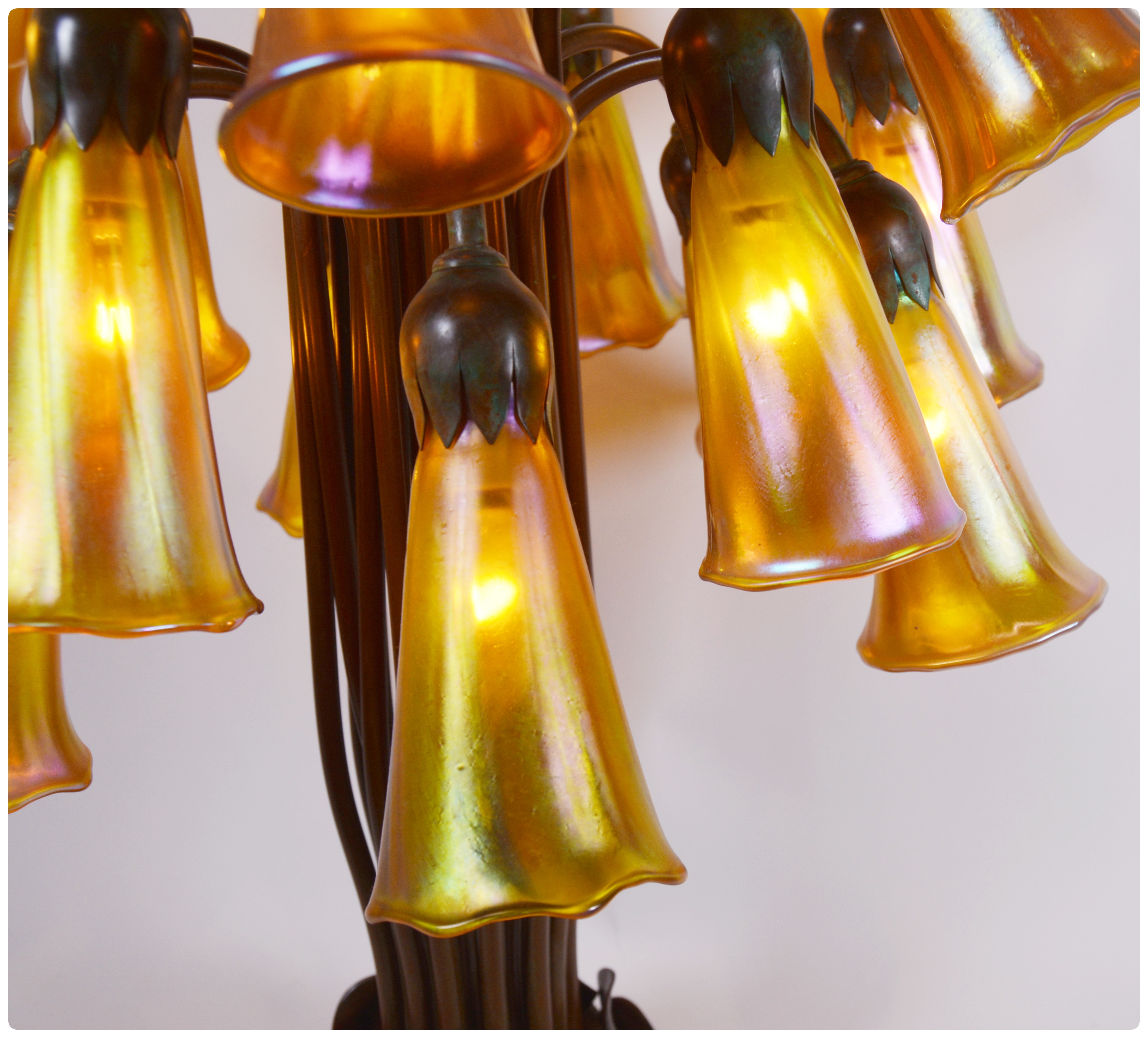 Buffalo Metal Works Bronze "Lily" Accent Lamp | EBTH