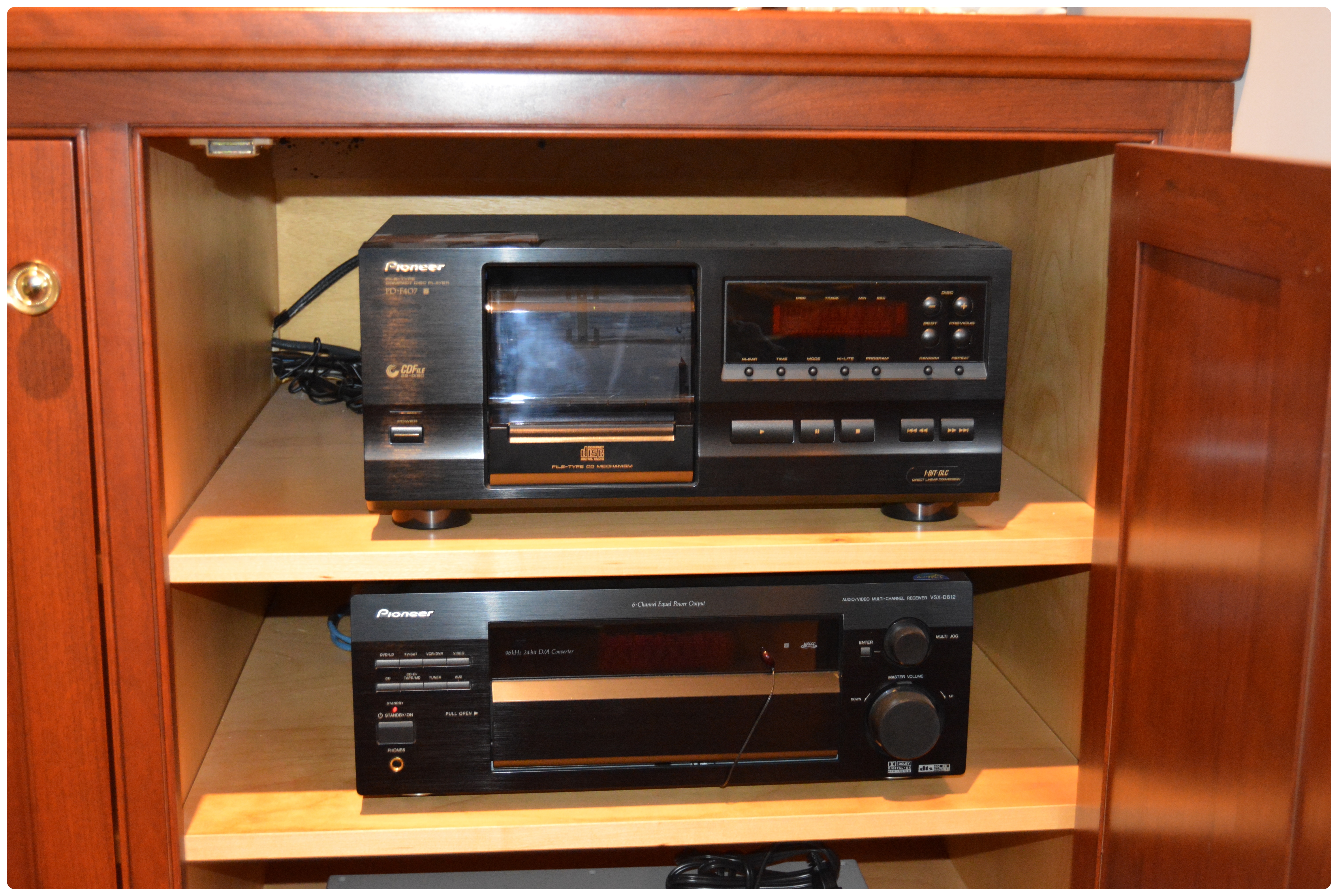 Pioneer 25 Disc CD Player, Pioneer Multi-Channel Receiver and Magnavox ...