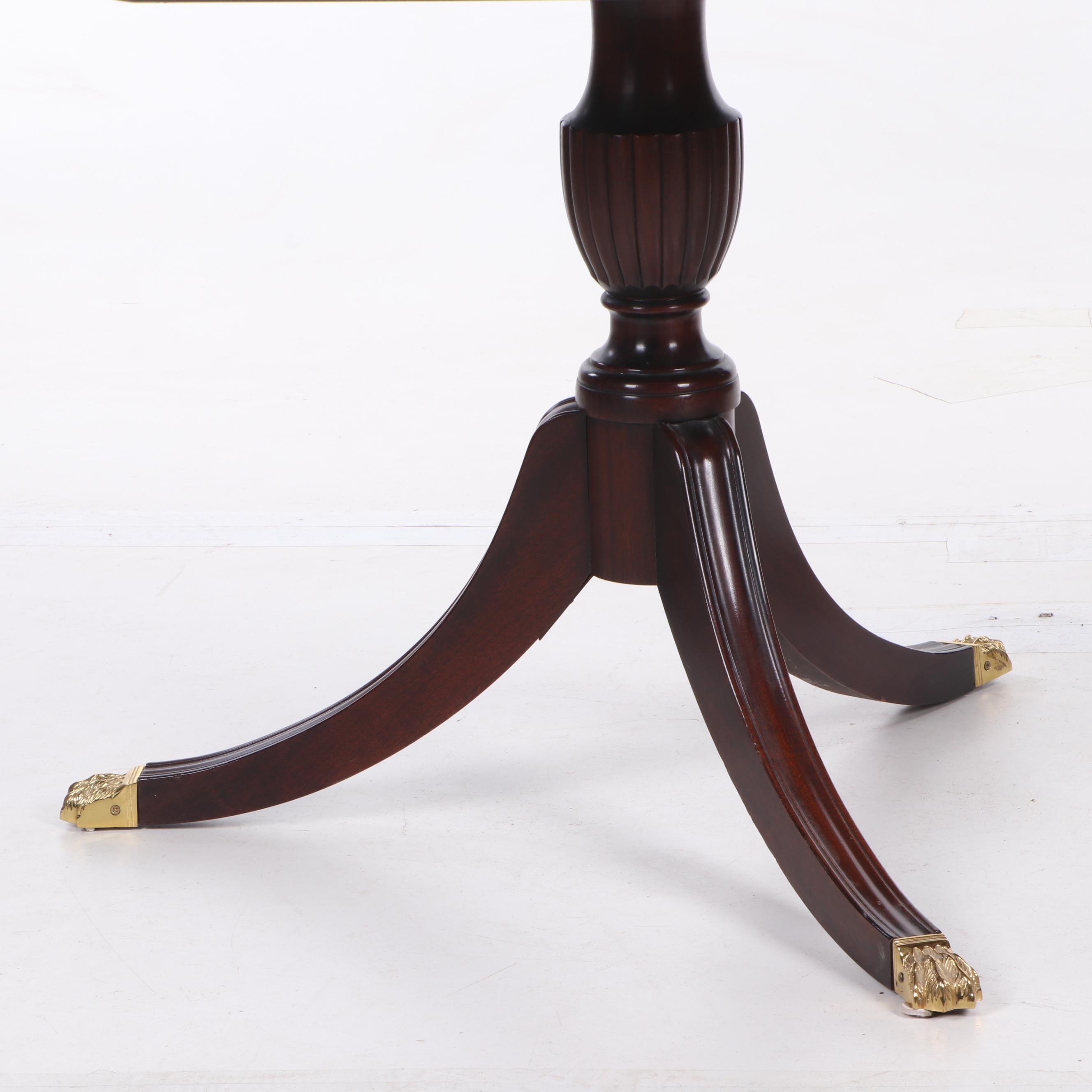 Stickley Mahogany Finish Duncan Phyfe Style Dining Table, 2000s | EBTH