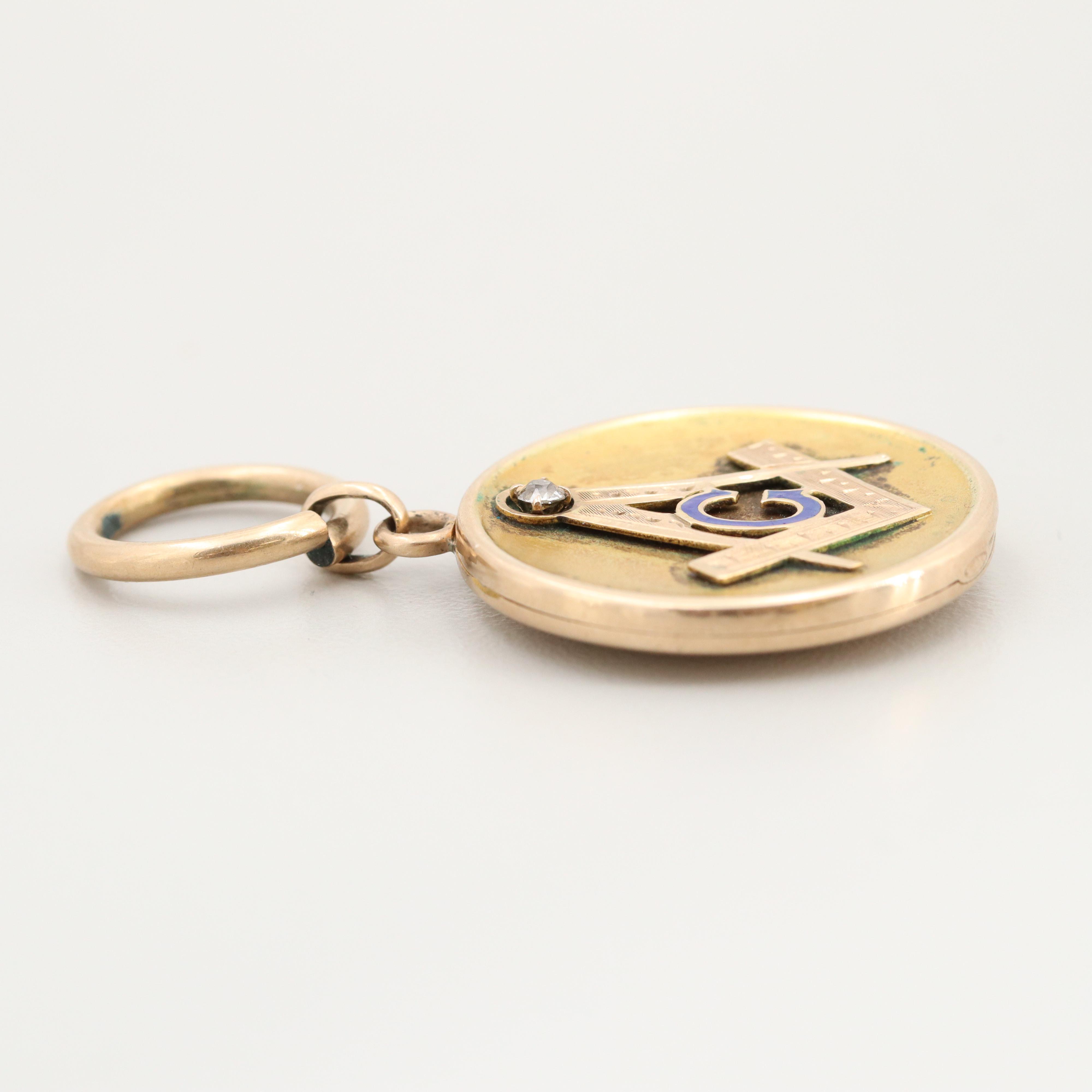 Vintage Gold Tone Diamond Masonic Locket Pendant | EBTH