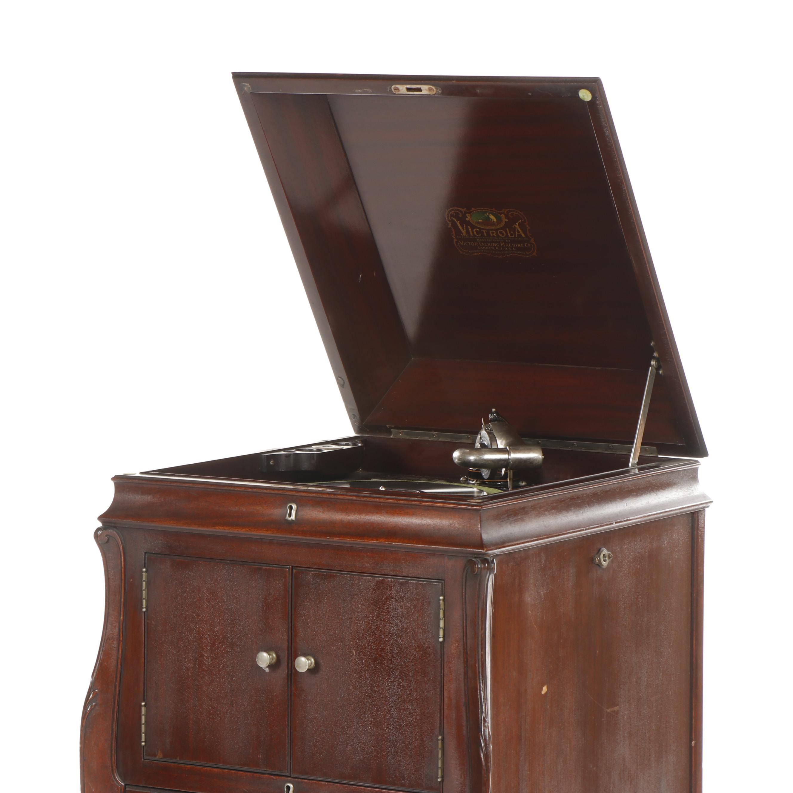 Victor Talking Machine Co. Mahogany Finish Victrola, 1917 | EBTH