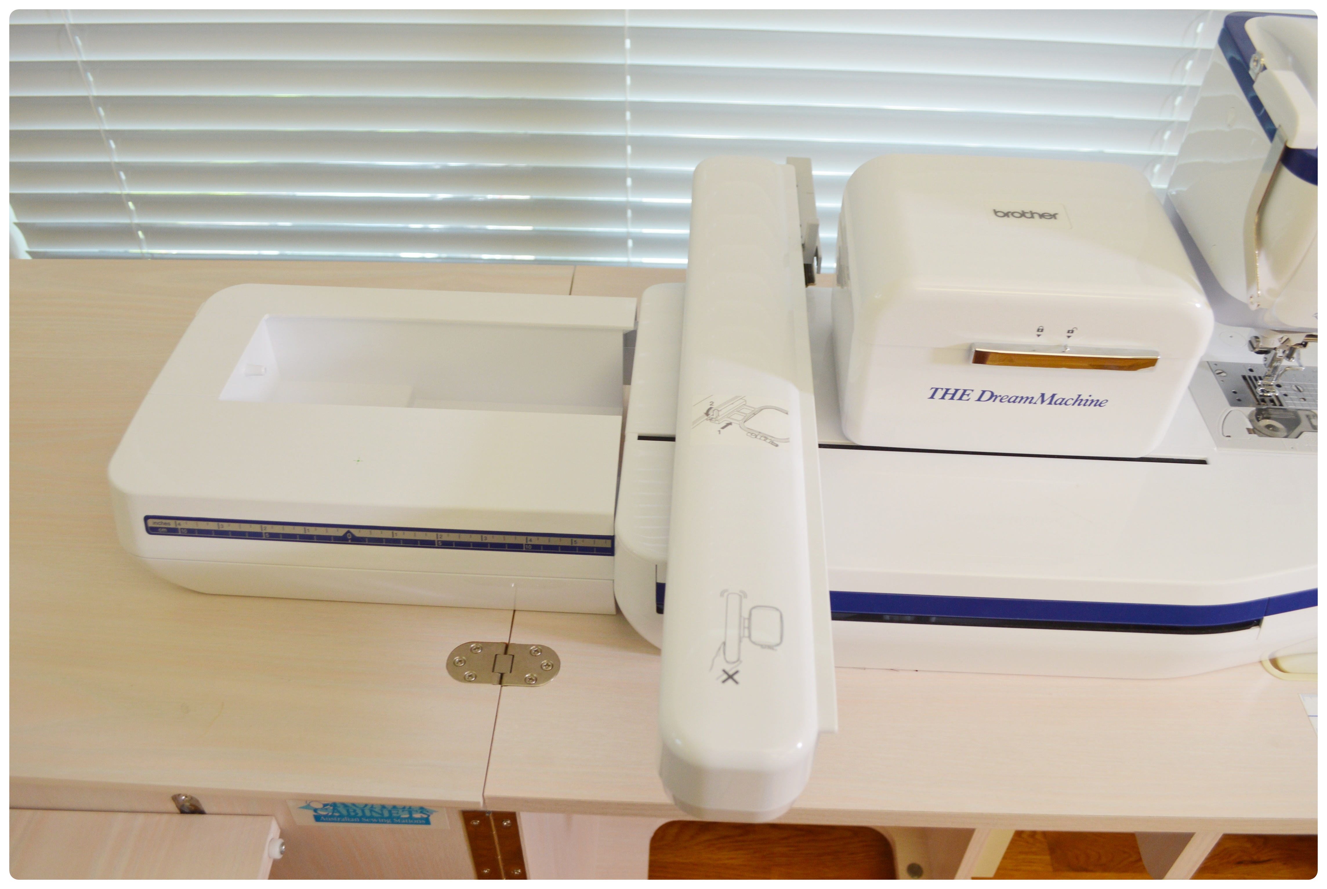 Brother The Dream Machine® Innov-is XV8500D Sewing and Embroidery ...