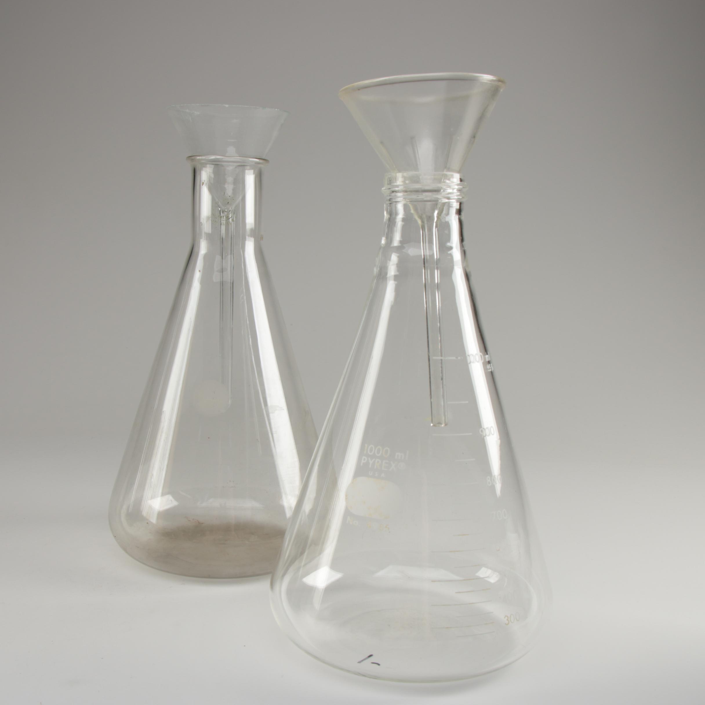 Graduated Flasks, Cylinders and Footed Beakers | EBTH