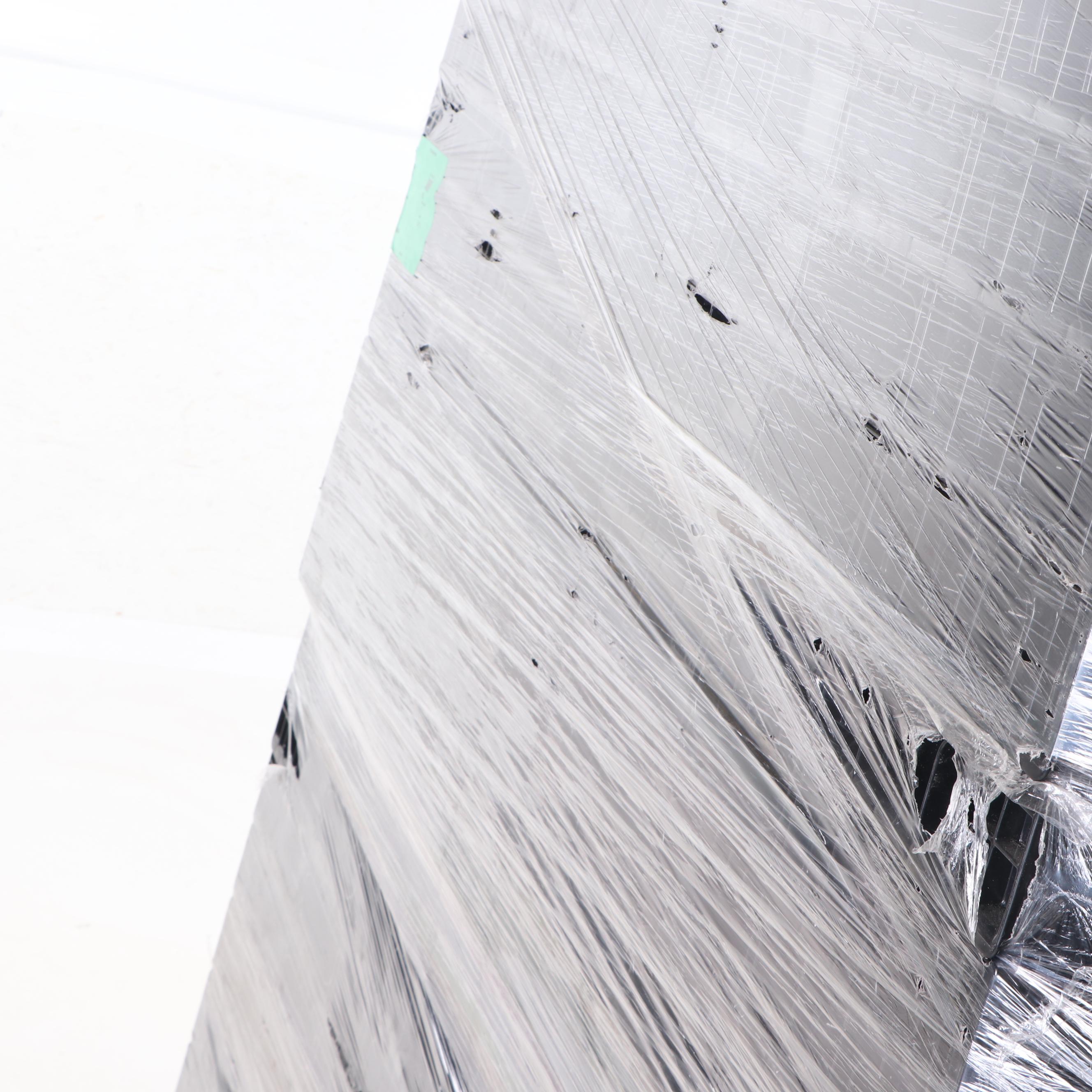 Reticulated Plastic Trays | EBTH