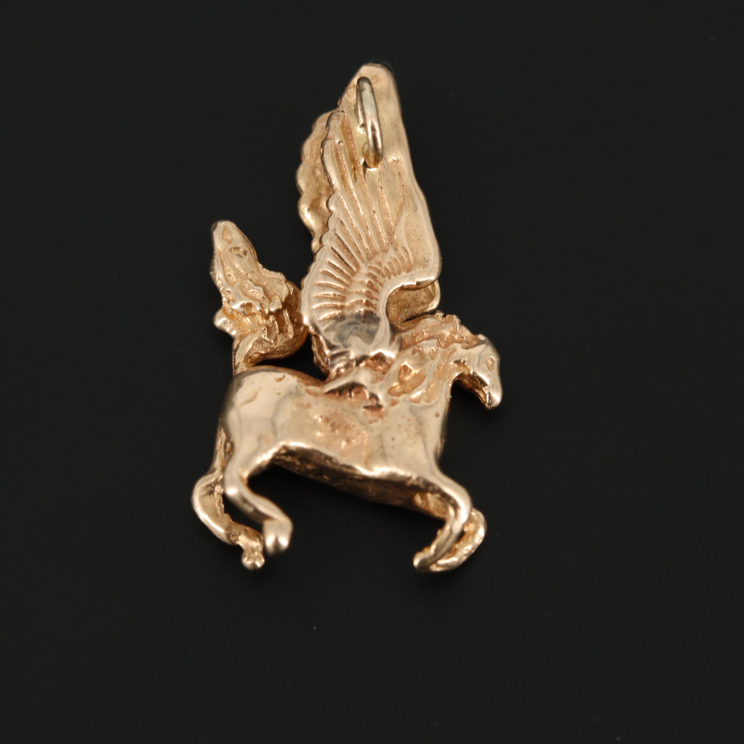 10K Yellow Gold Pegasus Pendant | EBTH