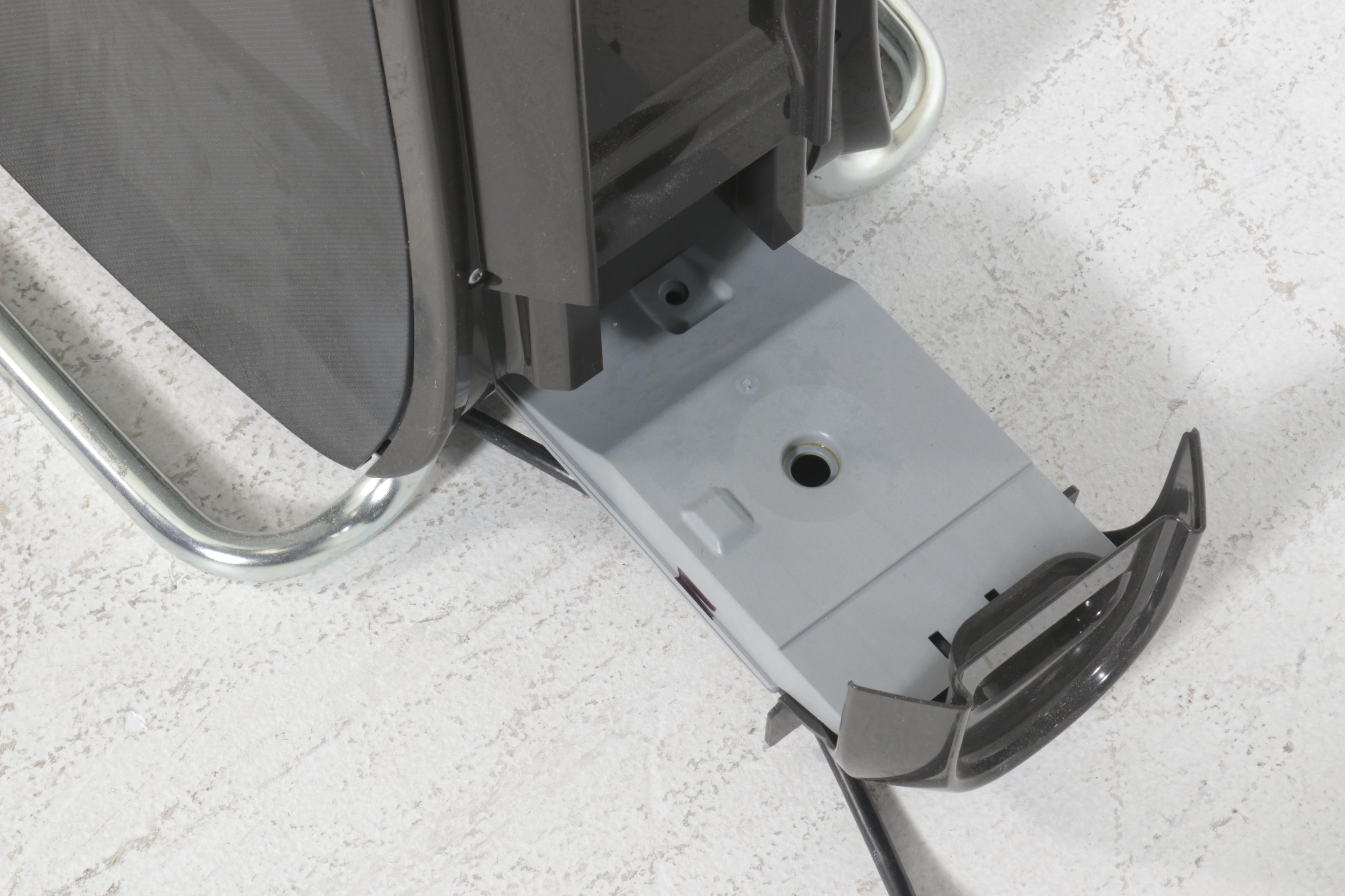 Whirlpool Swash Clothing Care System | EBTH