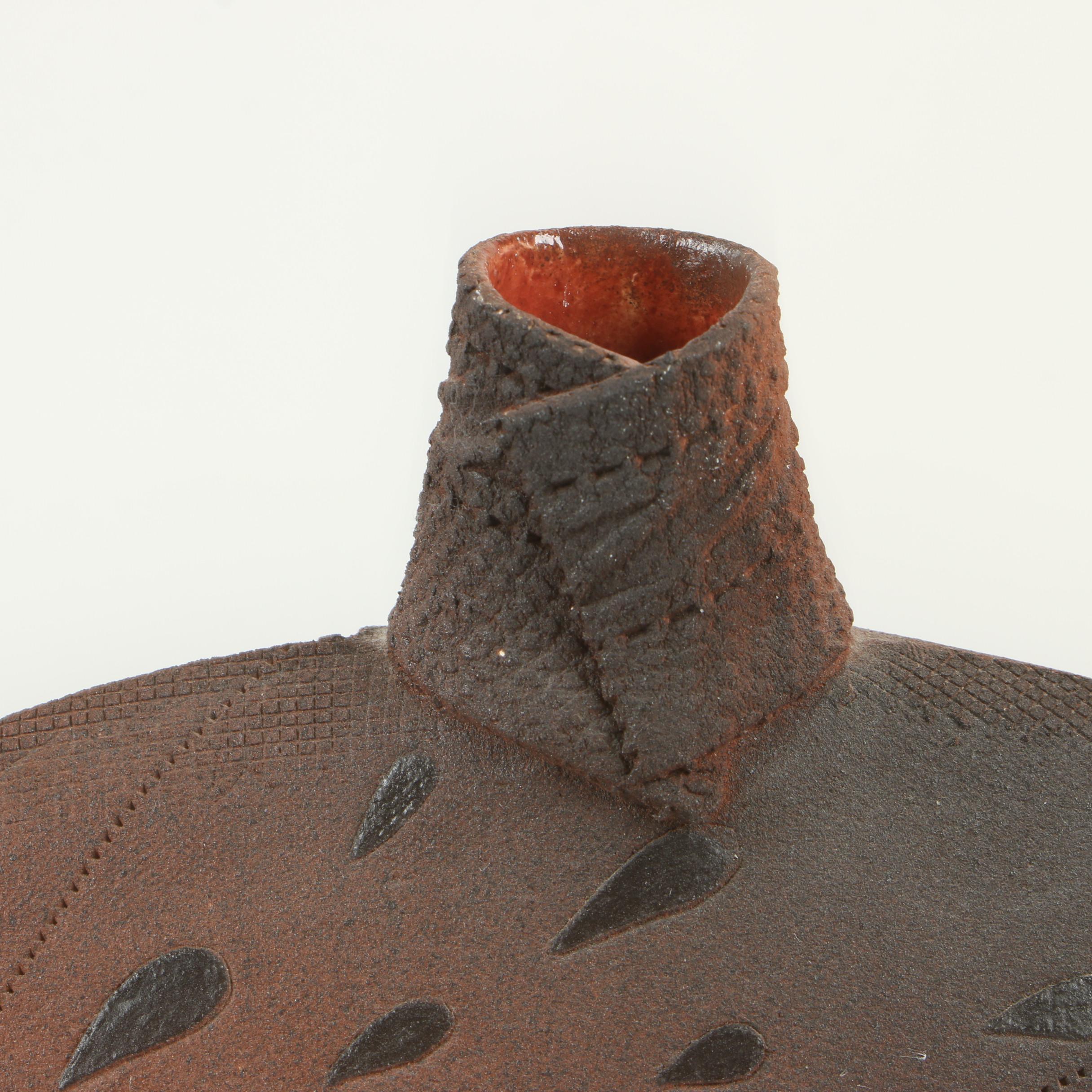 Jamie Fine Stoneware Pottery Vessels | EBTH