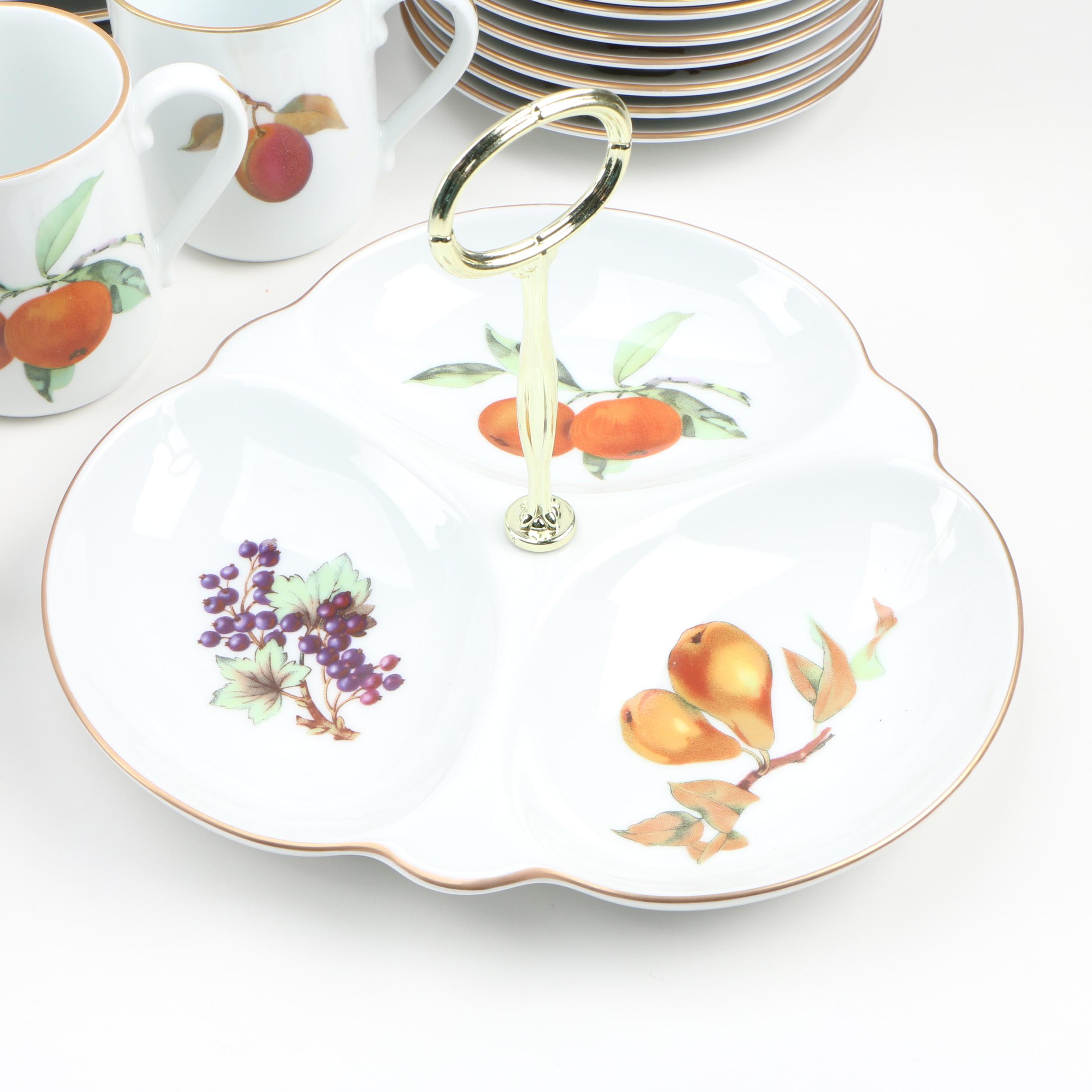 Royal Worcester "Evesham Gold" Porcelain Dinnerware | EBTH