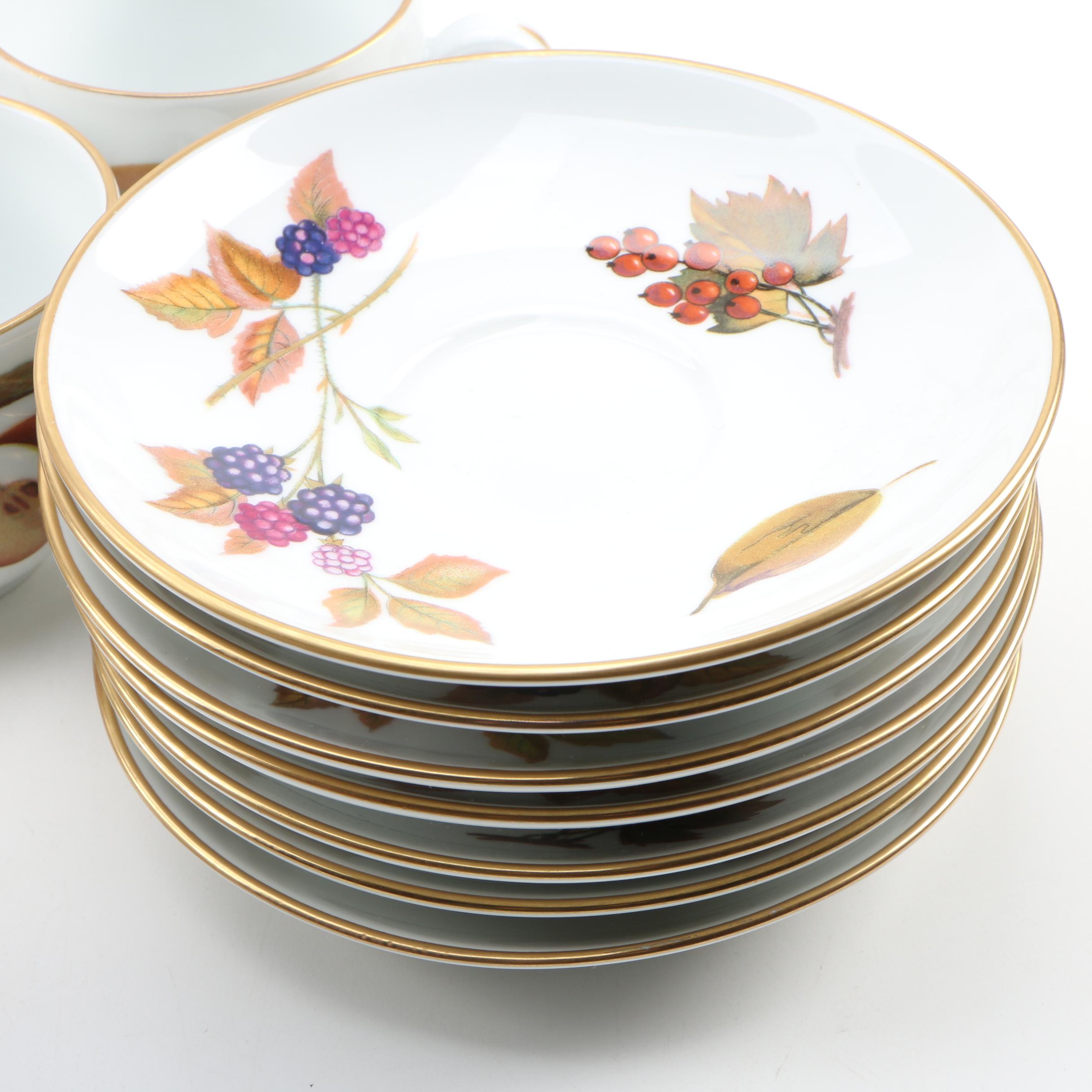 Royal Worcester "Evesham Gold" Porcelain Dinnerware | EBTH